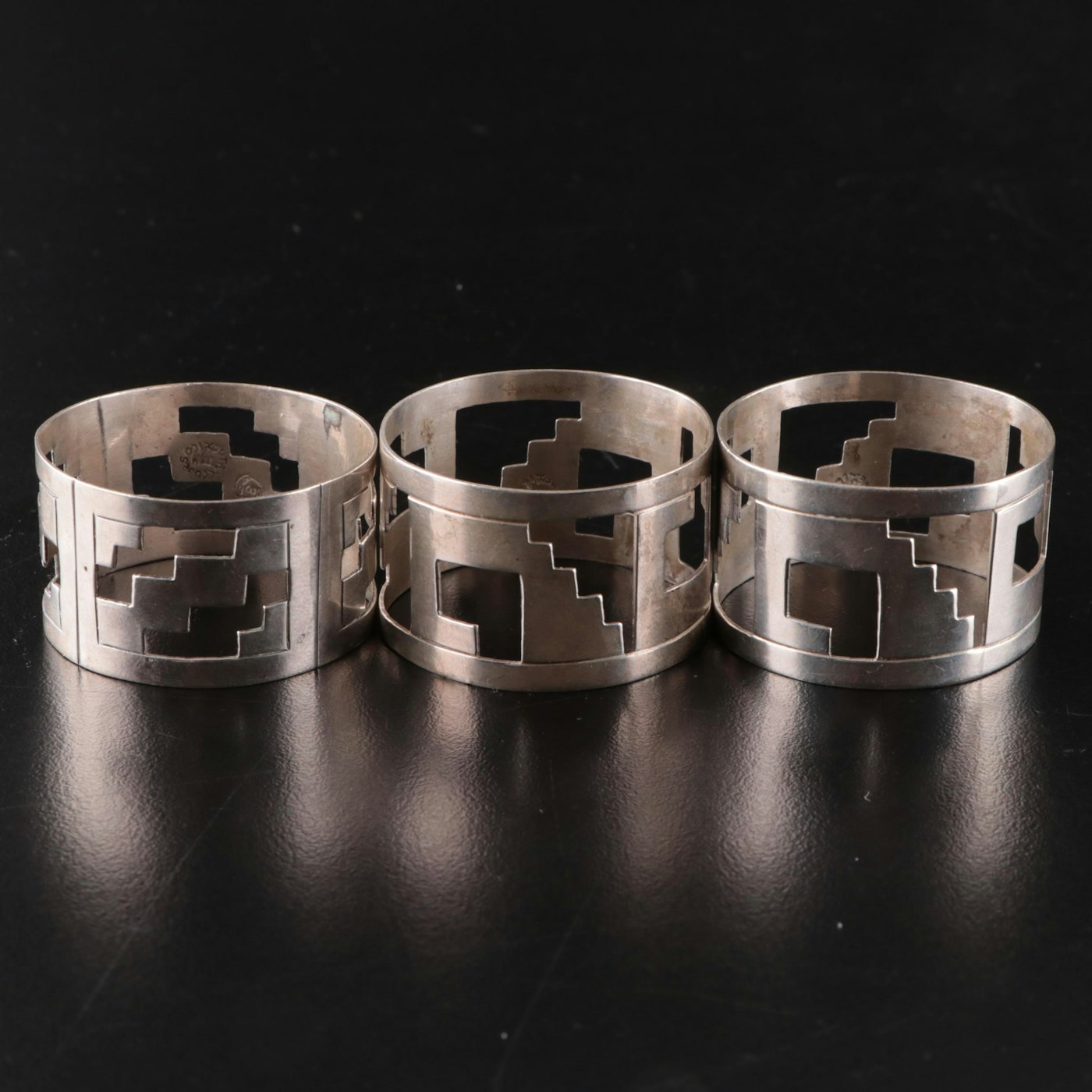 Mexican Hand-Crafted Sterling Silver Napkin Rings | EBTH Mexican Hand-Crafted Sterling Silver Napkin Rings | EBTH
