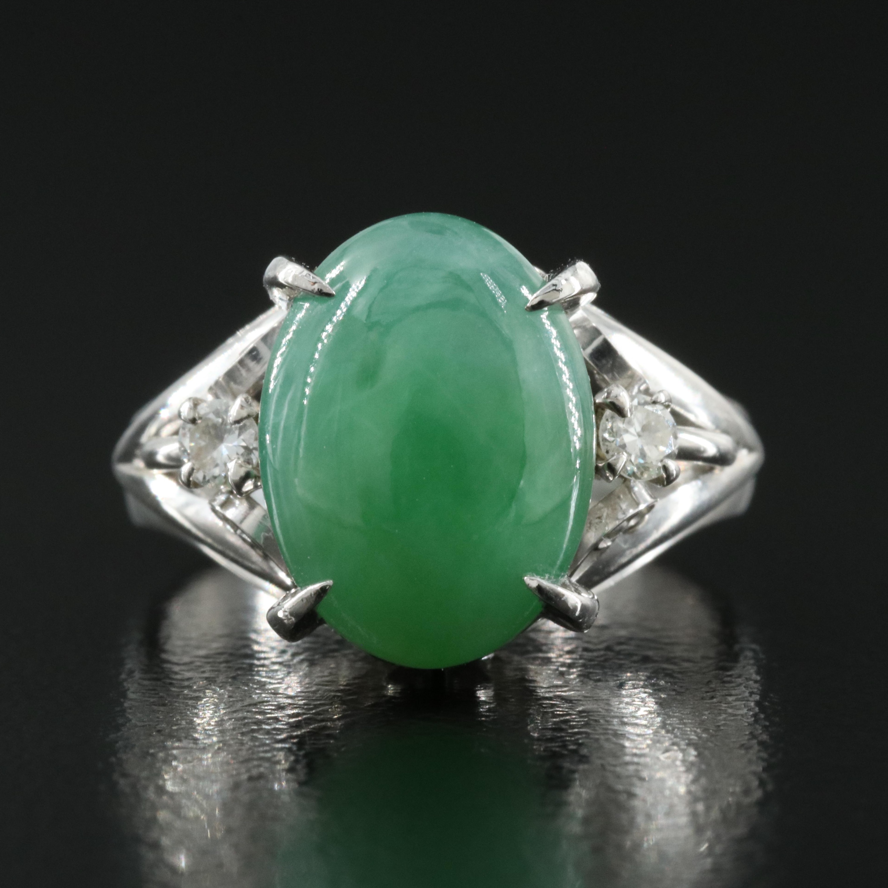 Platinum Jadeite and Diamond Ring | EBTH