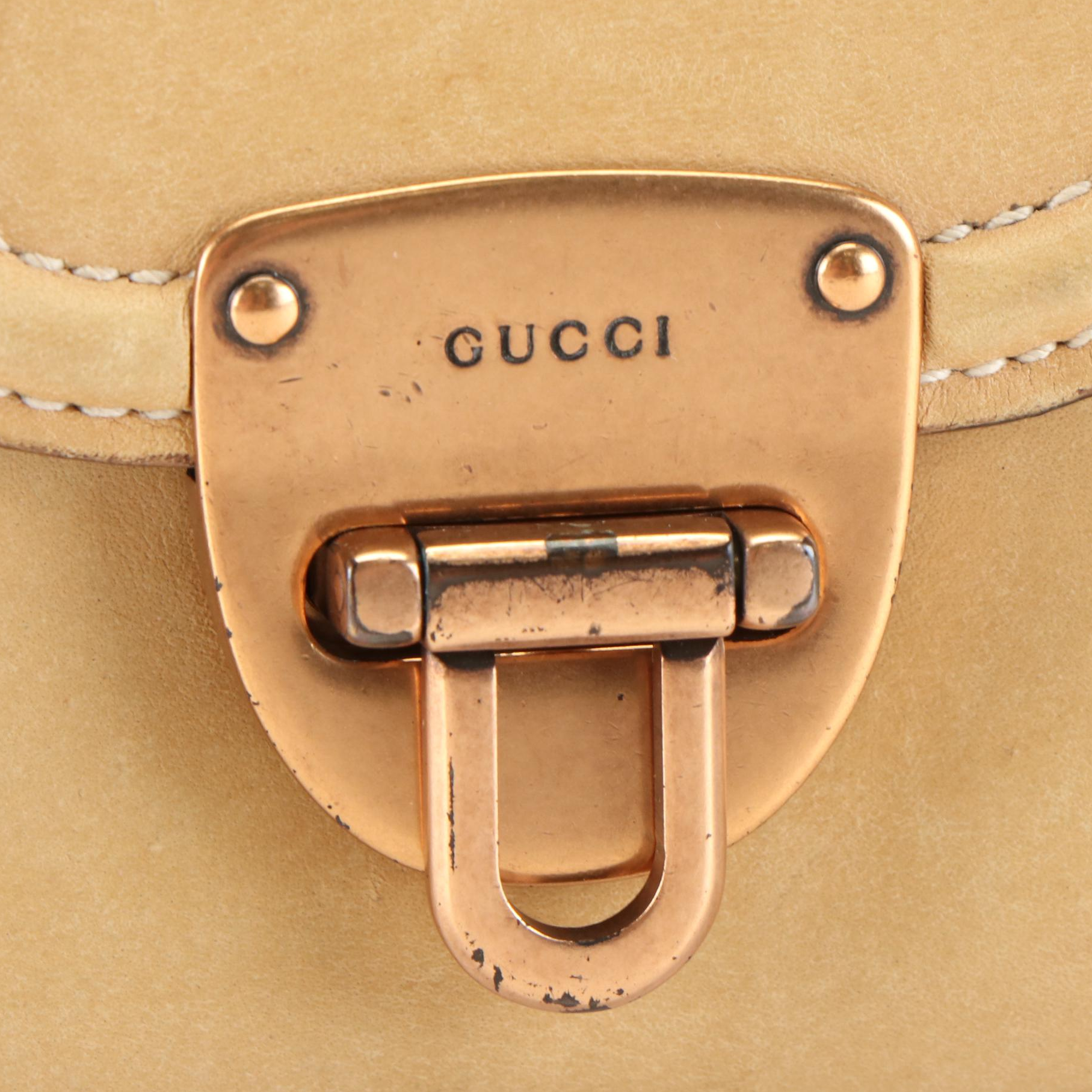 Gucci Logo Plate Compact Leather Wallet | EBTH