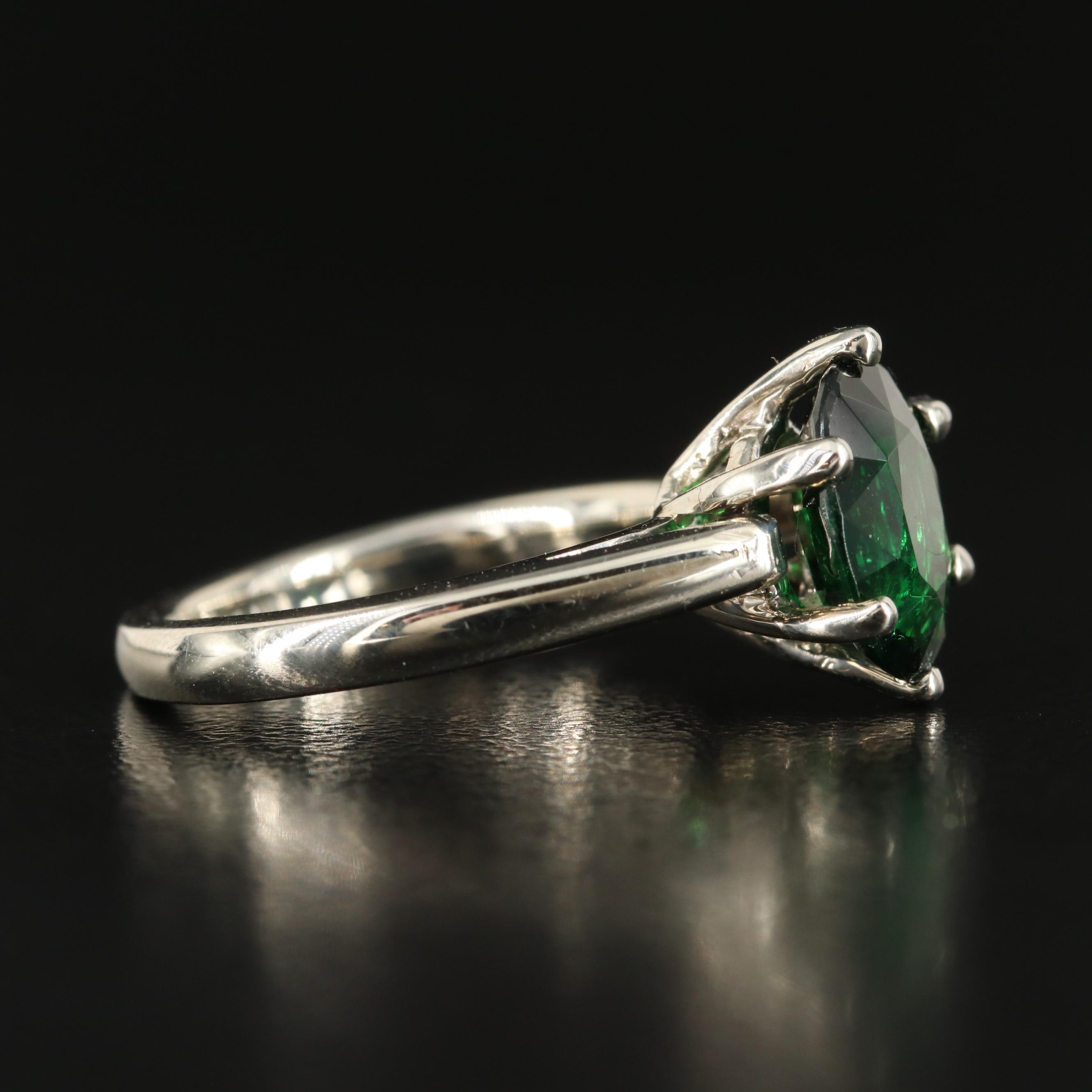 18K Tsavorite Solitaire Ring | EBTH