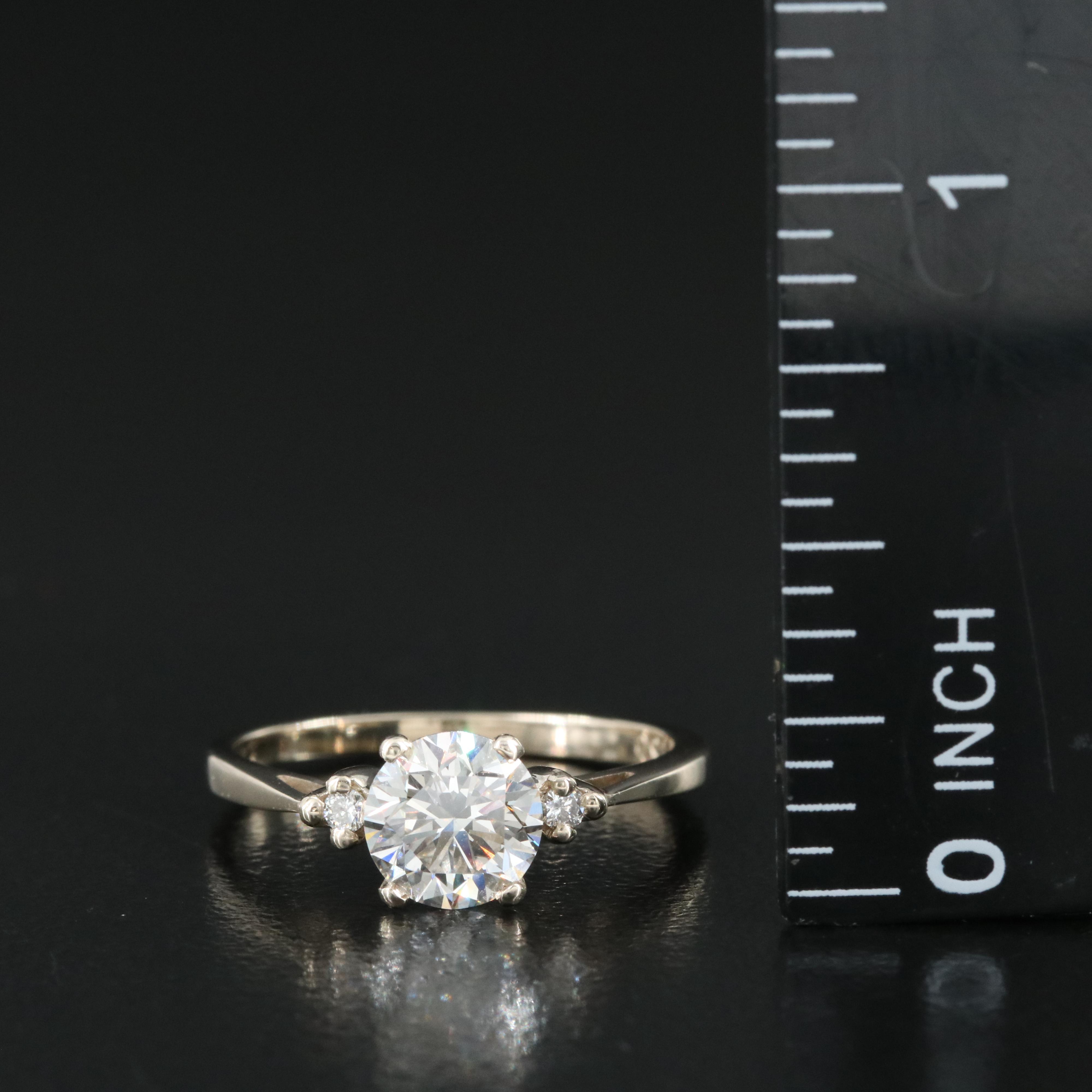 18K 1.05 CTW Diamond Ring with (Origin Undetermined) Center Diamond | EBTH