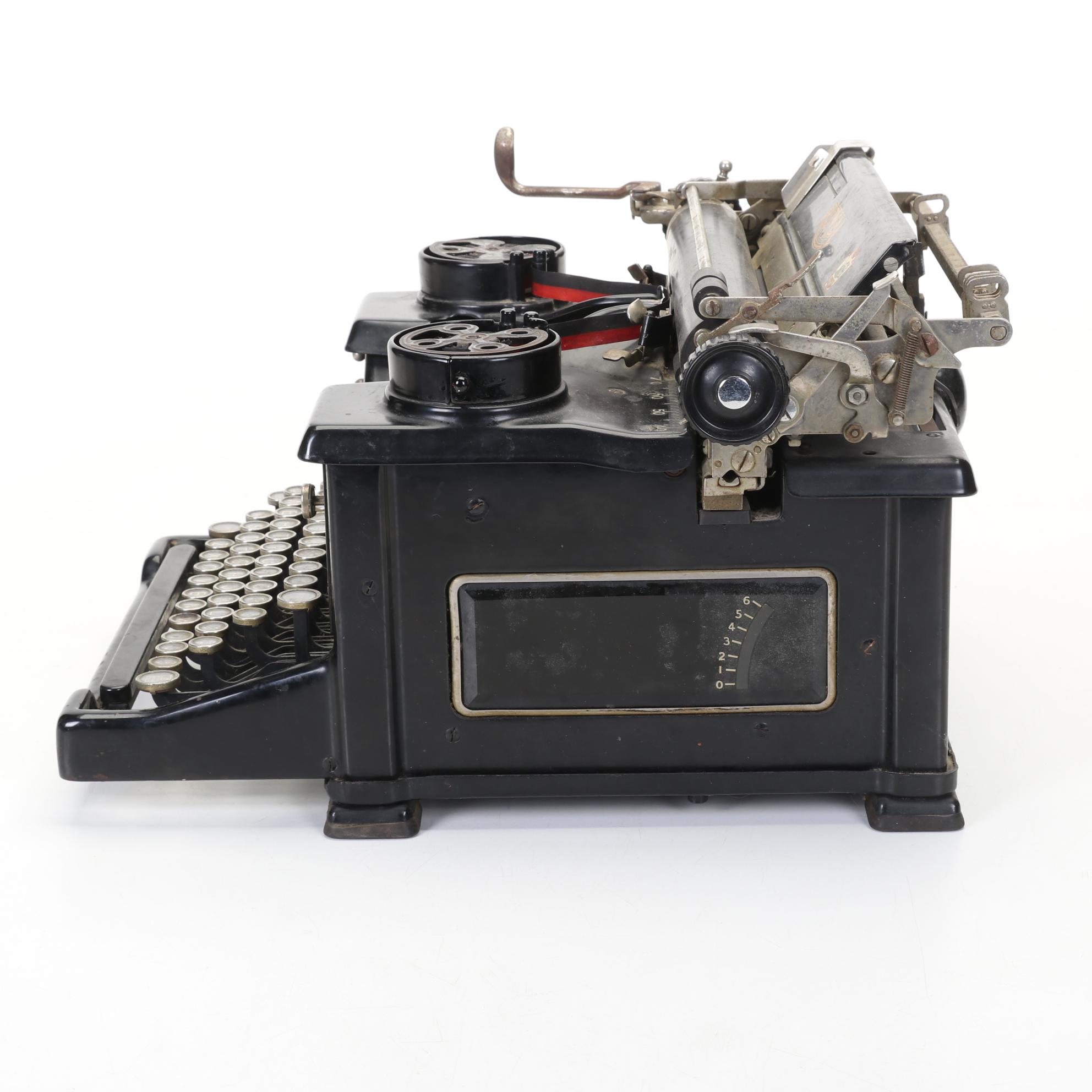 Royal "Like-Nu" Regal Rebuilt No.10 Typewriter, Early 20th Century | EBTH