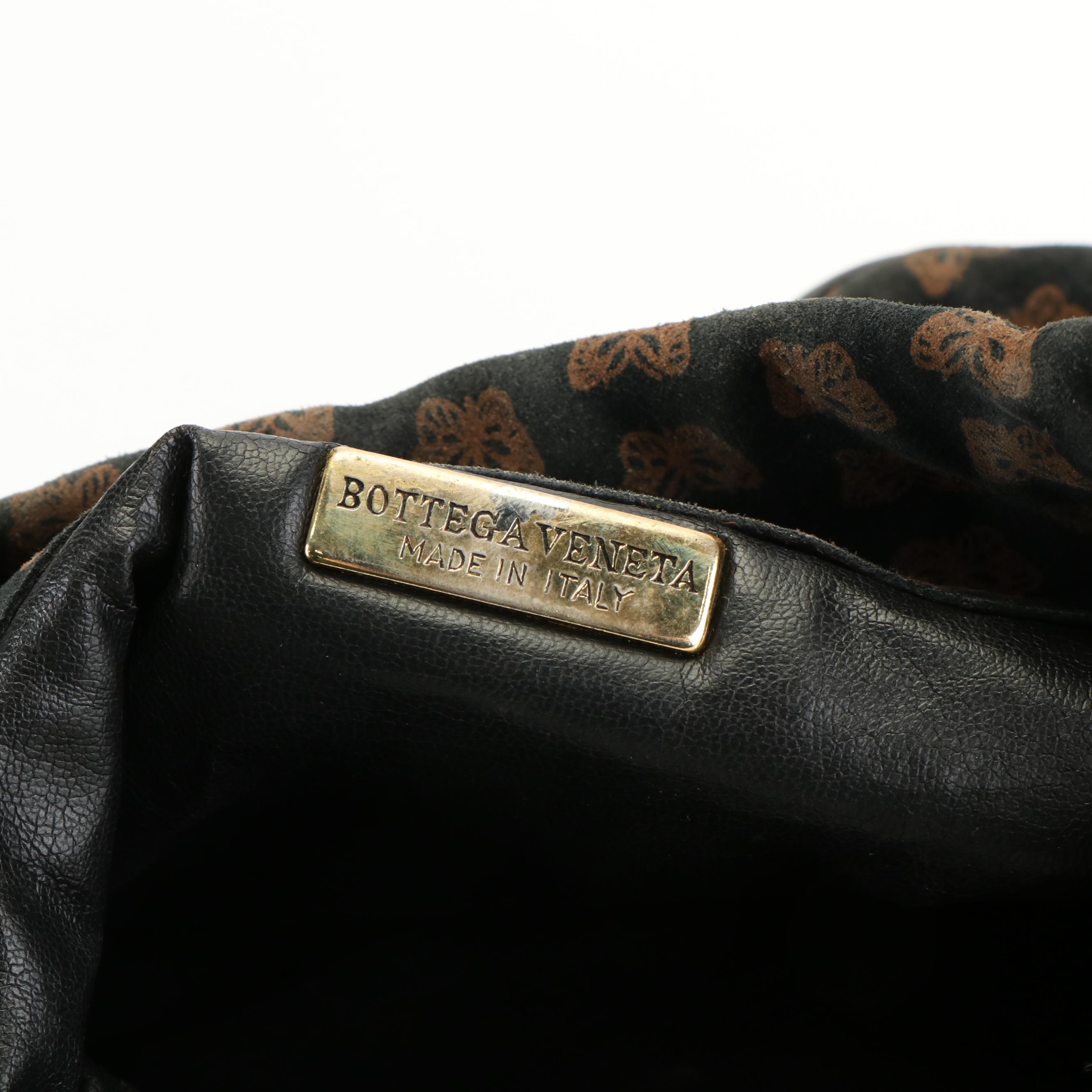 Bottega Veneta Drawstring Bucket Tote in Butterfly Logo Suede | EBTH