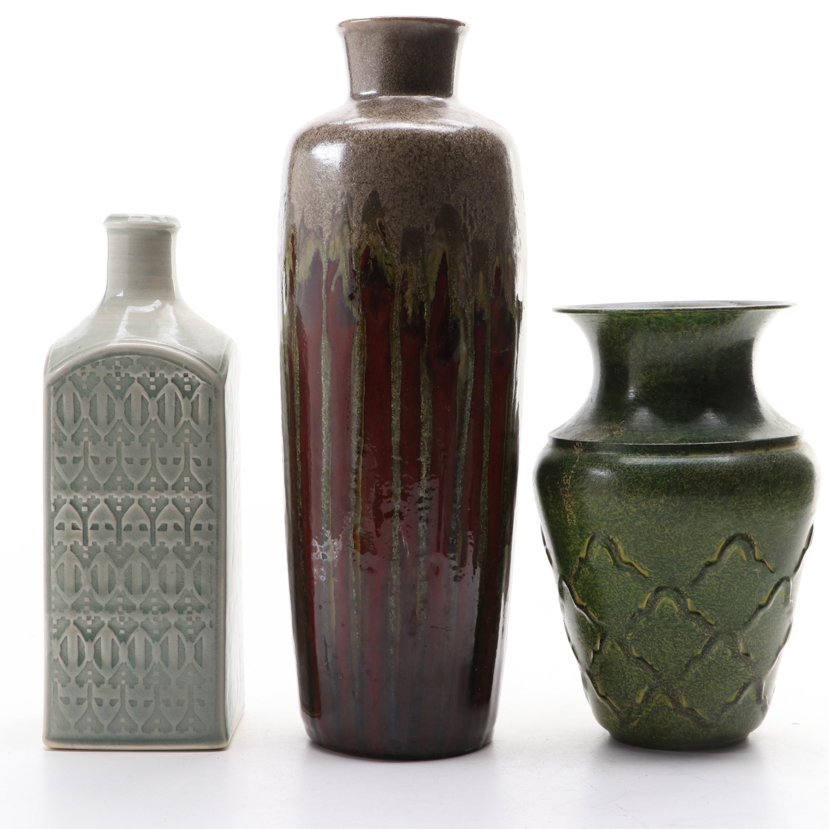 Shafer Pottery Ceramic and Stoneware Bottles with Other Art Pottery | EBTH