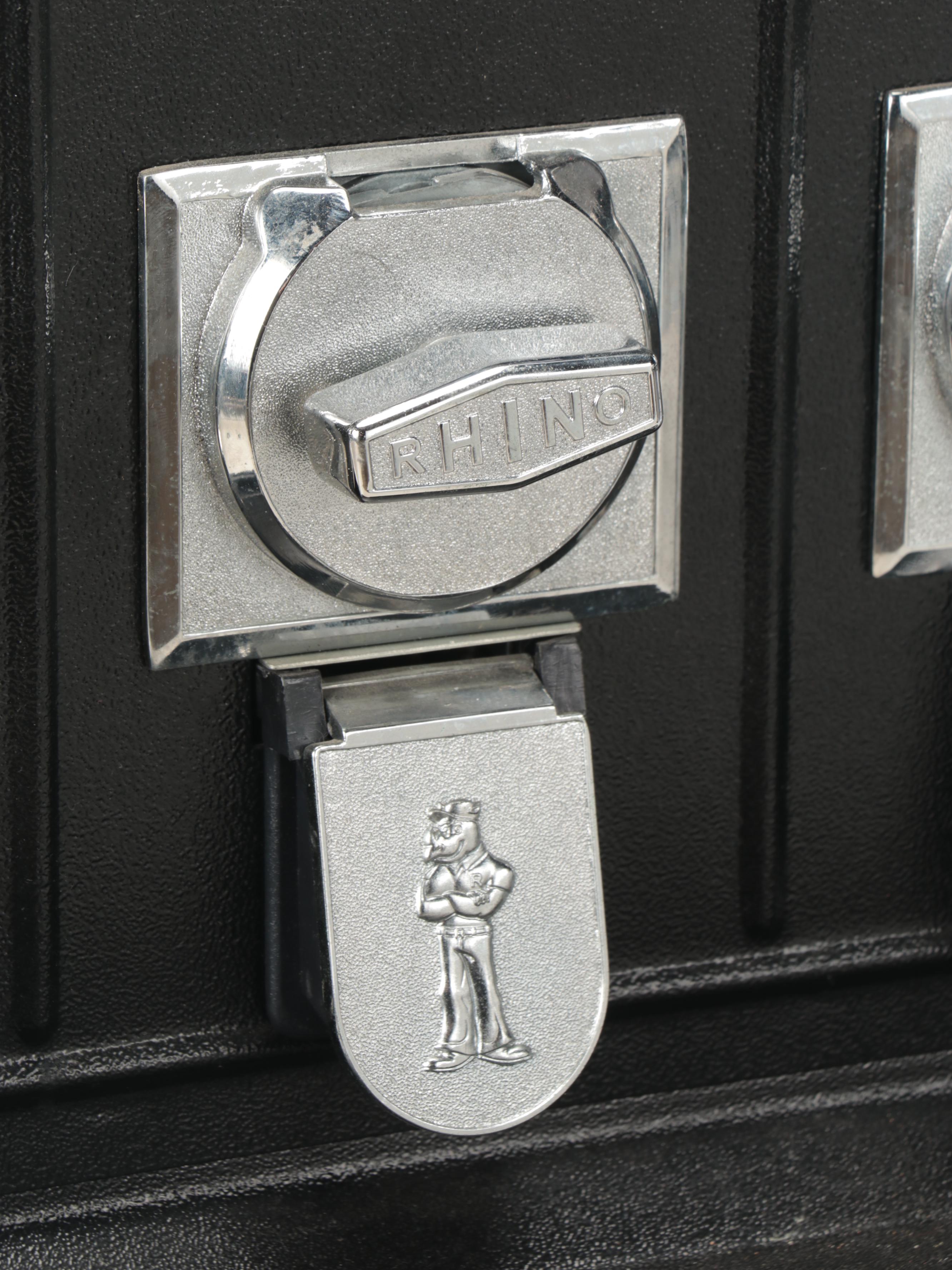 Rhino Triple Vend Candy Dispensing Machines with Key | EBTH