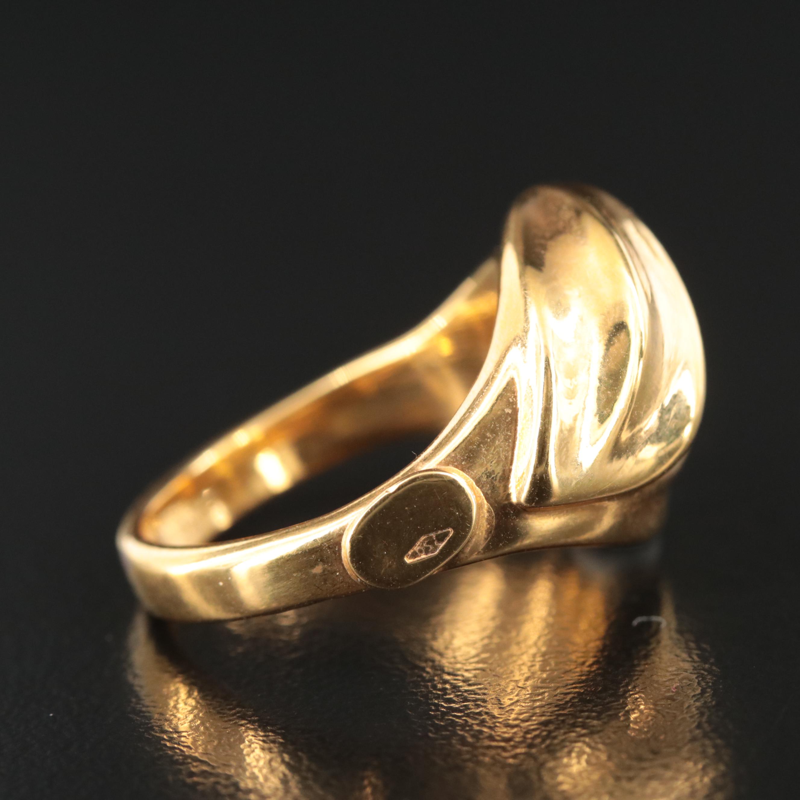 18K Fluted Ring | Everything But The House