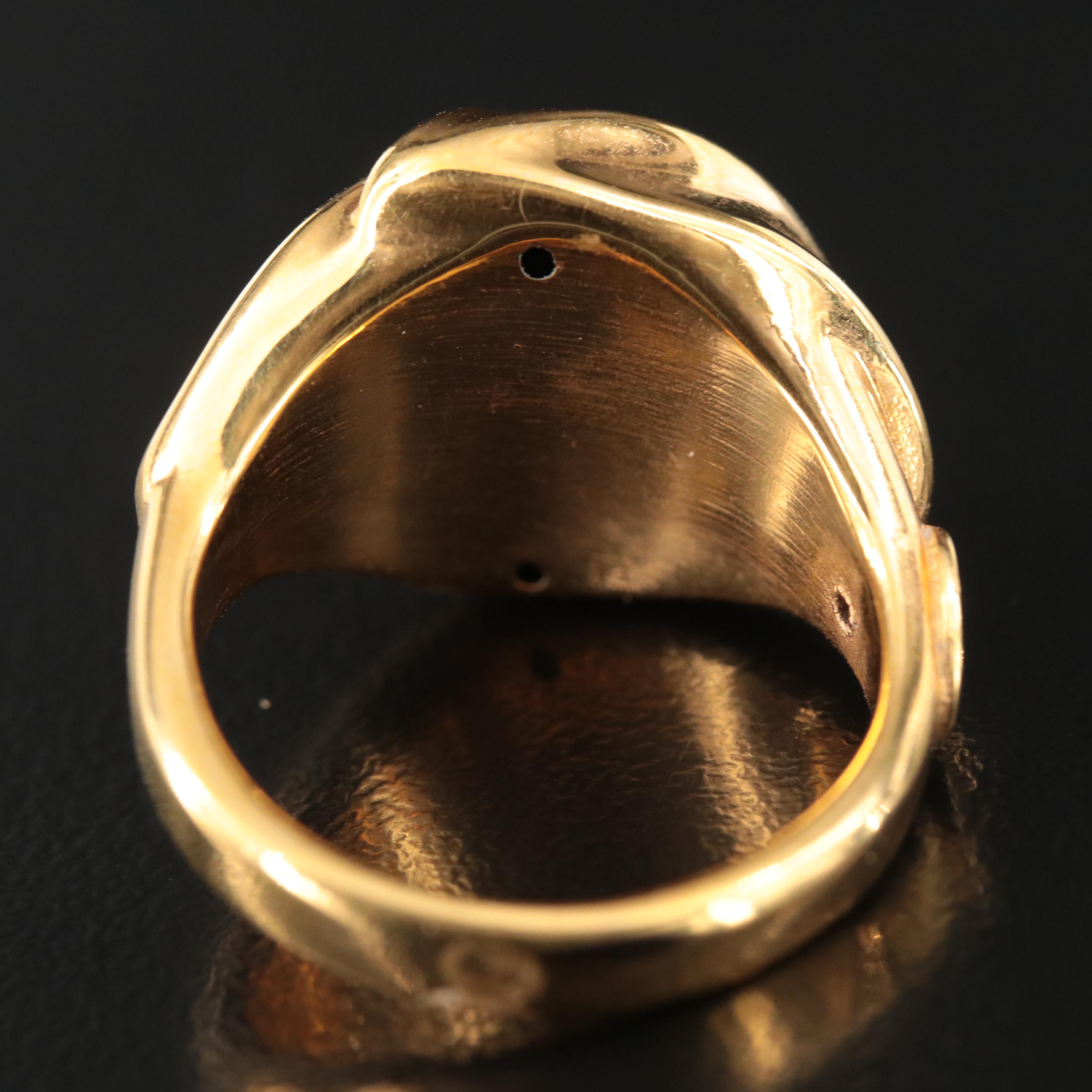 18K Fluted Ring | Everything But The House