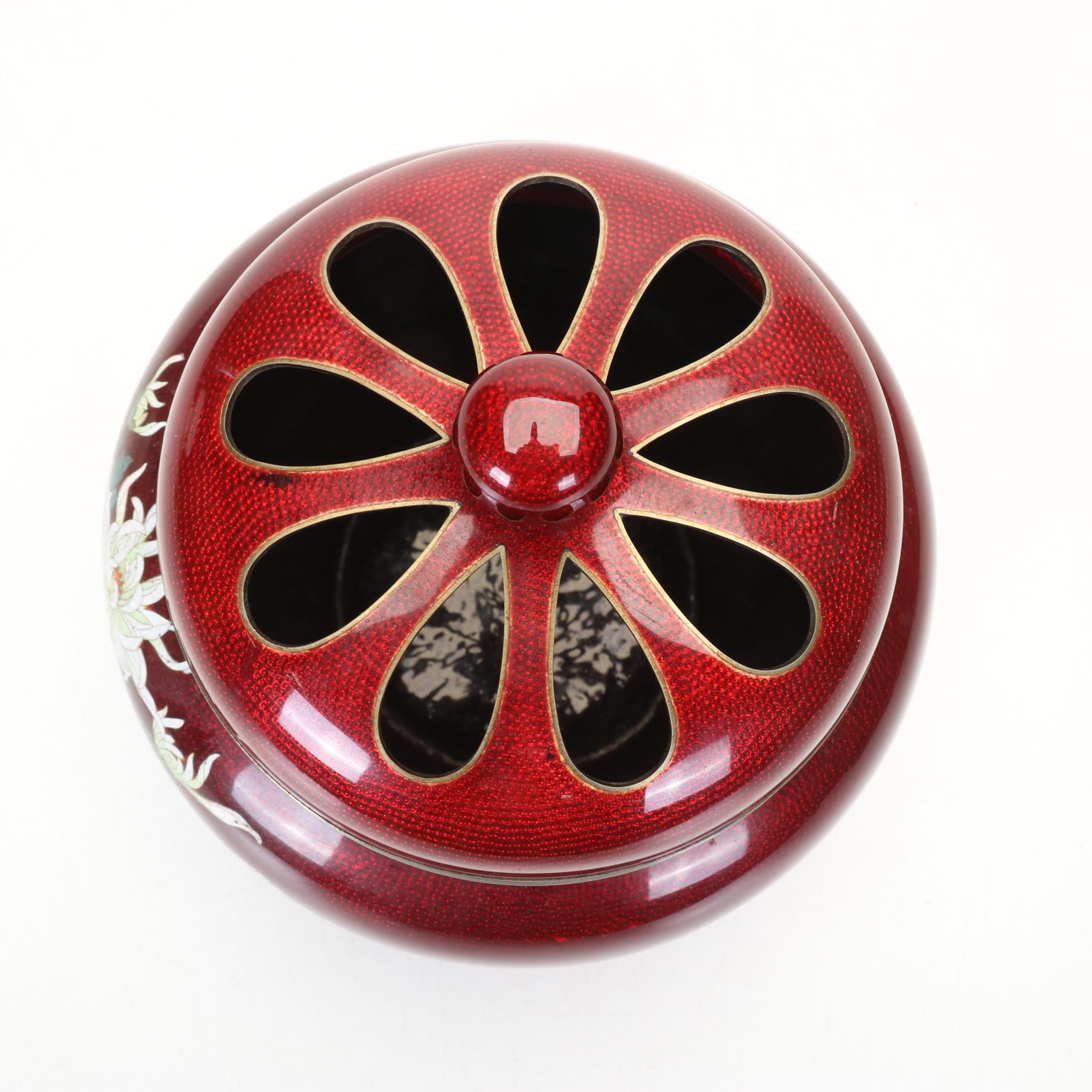 Japanese Ginbari Red Cloisonne Potpourri Pot | EBTH