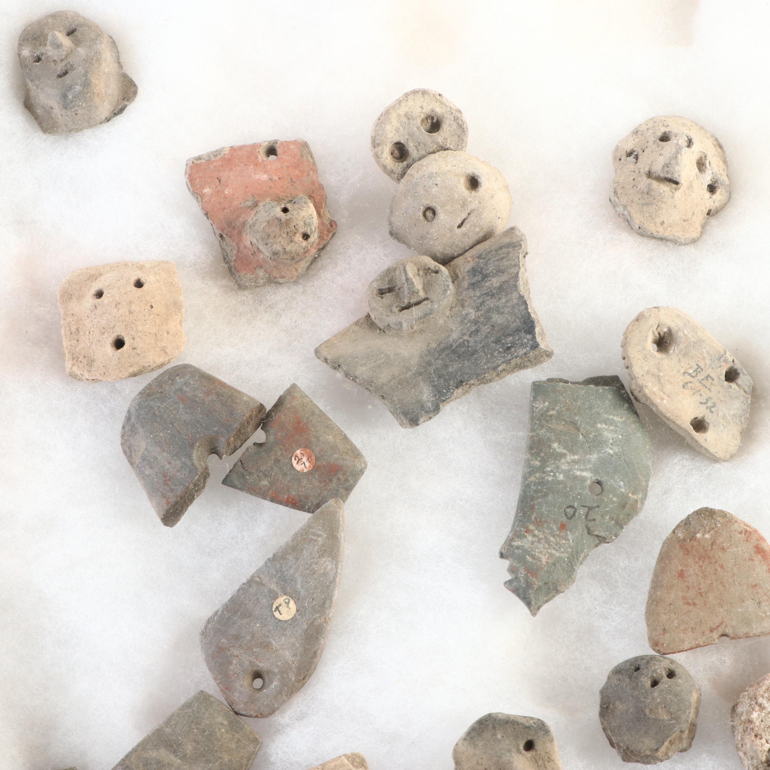 Knapped Stone Projectile Points, Pottery Sherds, and Beads | EBTH