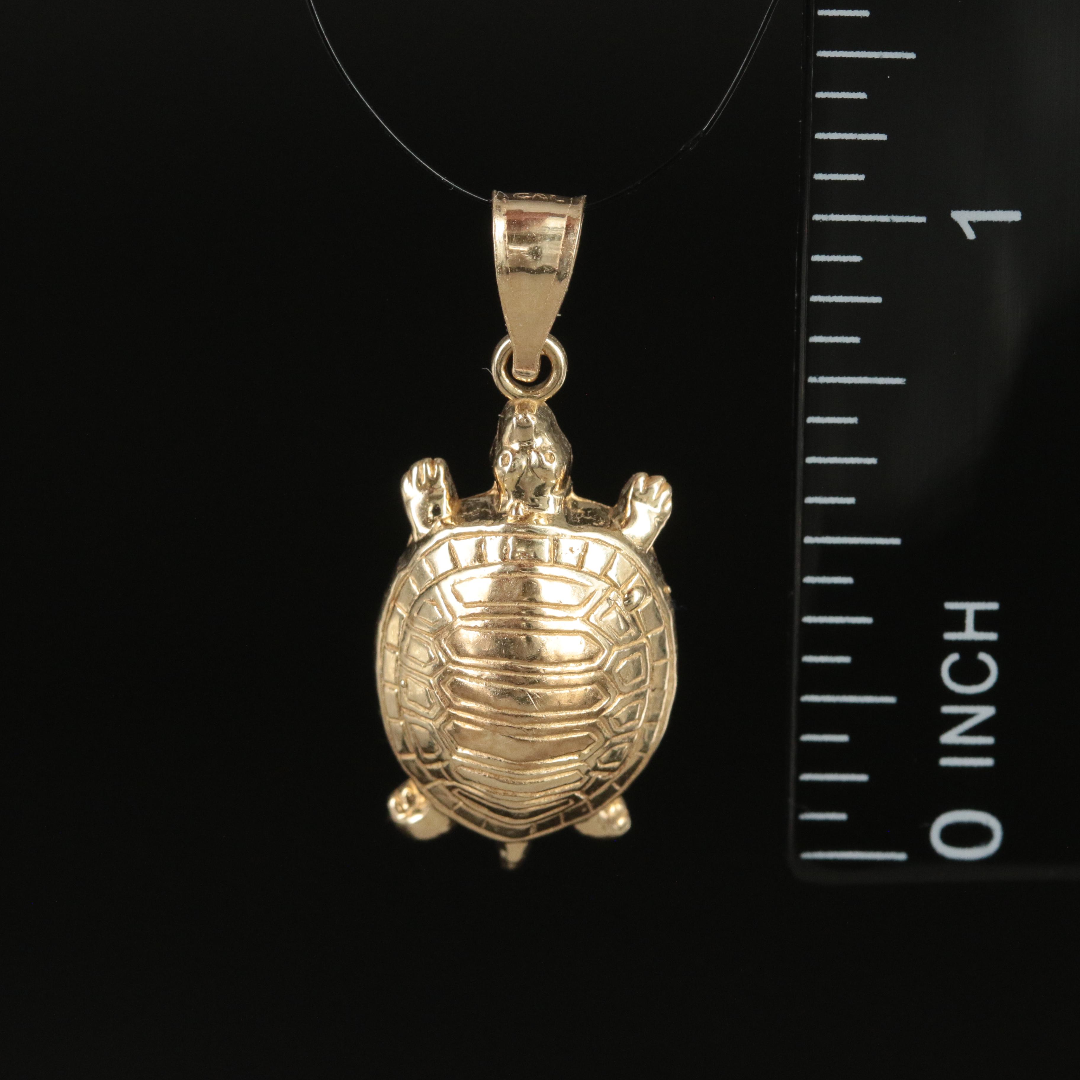 10K Tortoise Pendant | EBTH