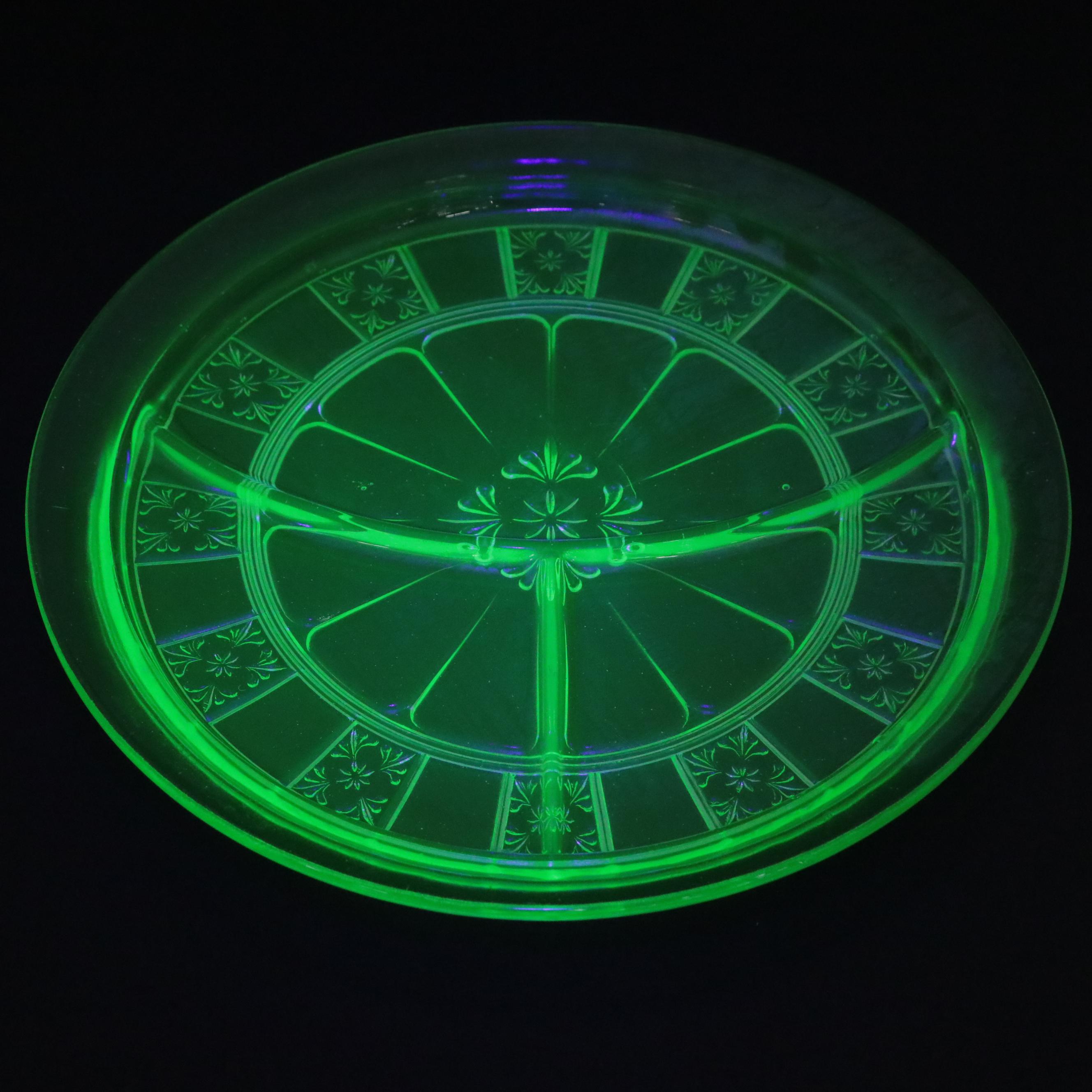Jeannette "Doric" Uranium Glass Dinnerware, 1935-1938 | EBTH