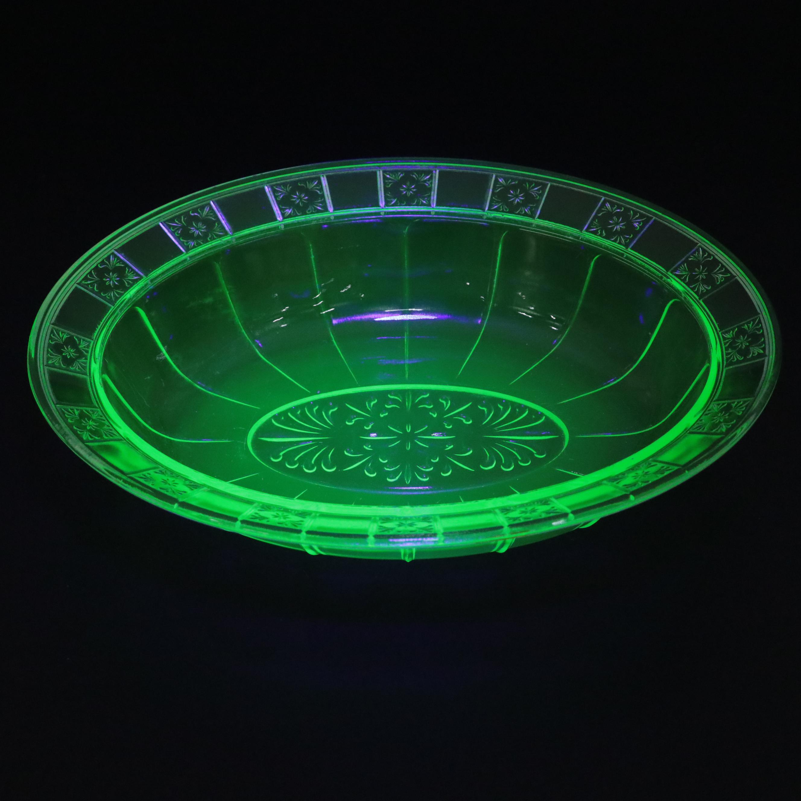 Jeannette "Doric" Uranium Glass Dinnerware, 1935-1938 | EBTH