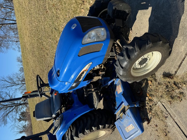 New Holland TC33DA, HST 4 x 4 Compact Diesel Tractor with Accessories ...