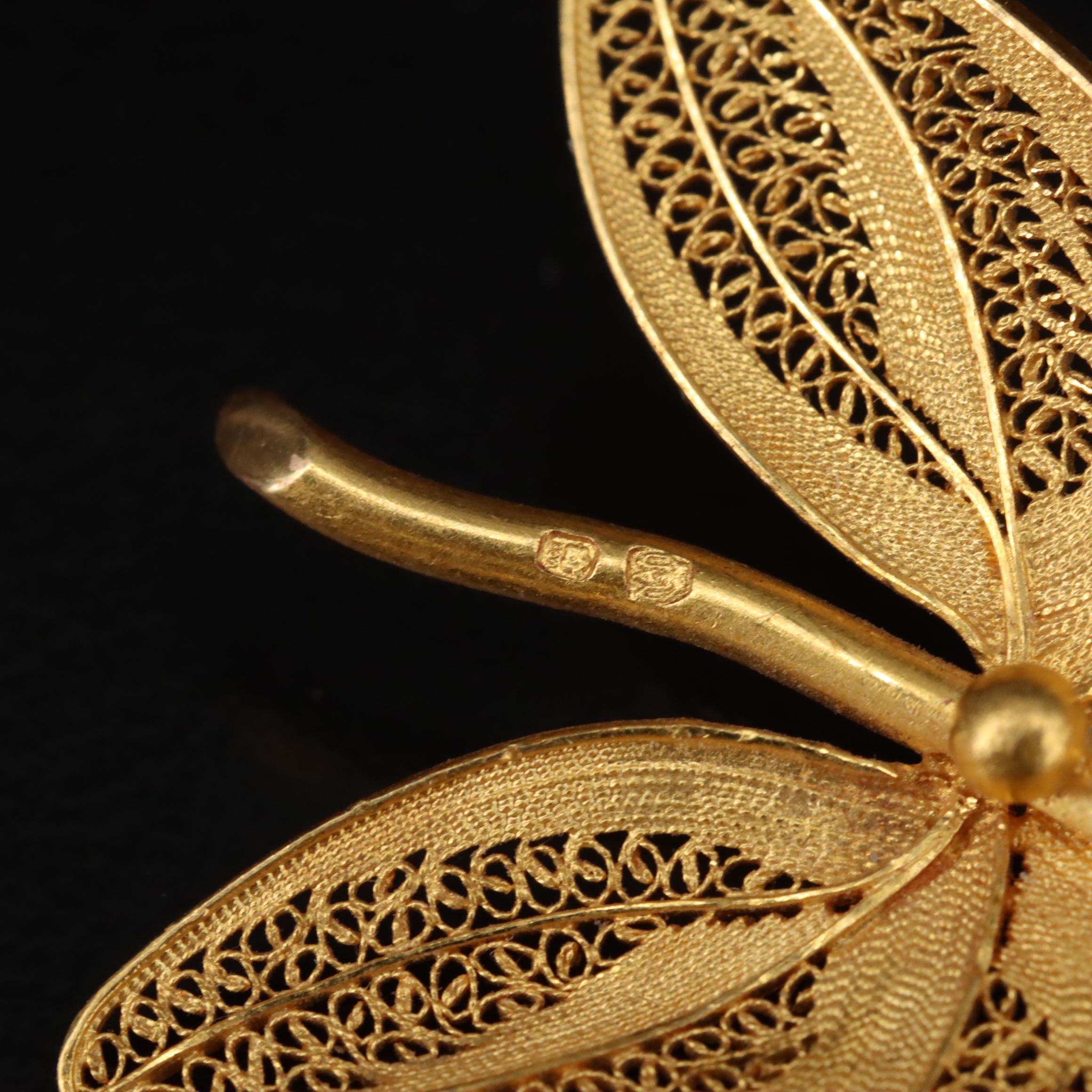 Portuguese 19K Filigree Arrow Leaf Brooch | EBTH