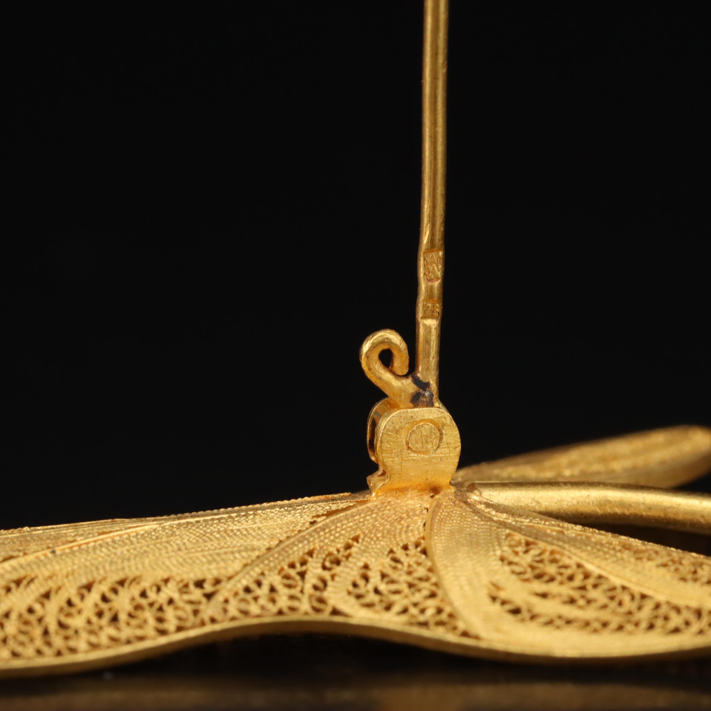 Portuguese 19K Filigree Arrow Leaf Brooch | EBTH