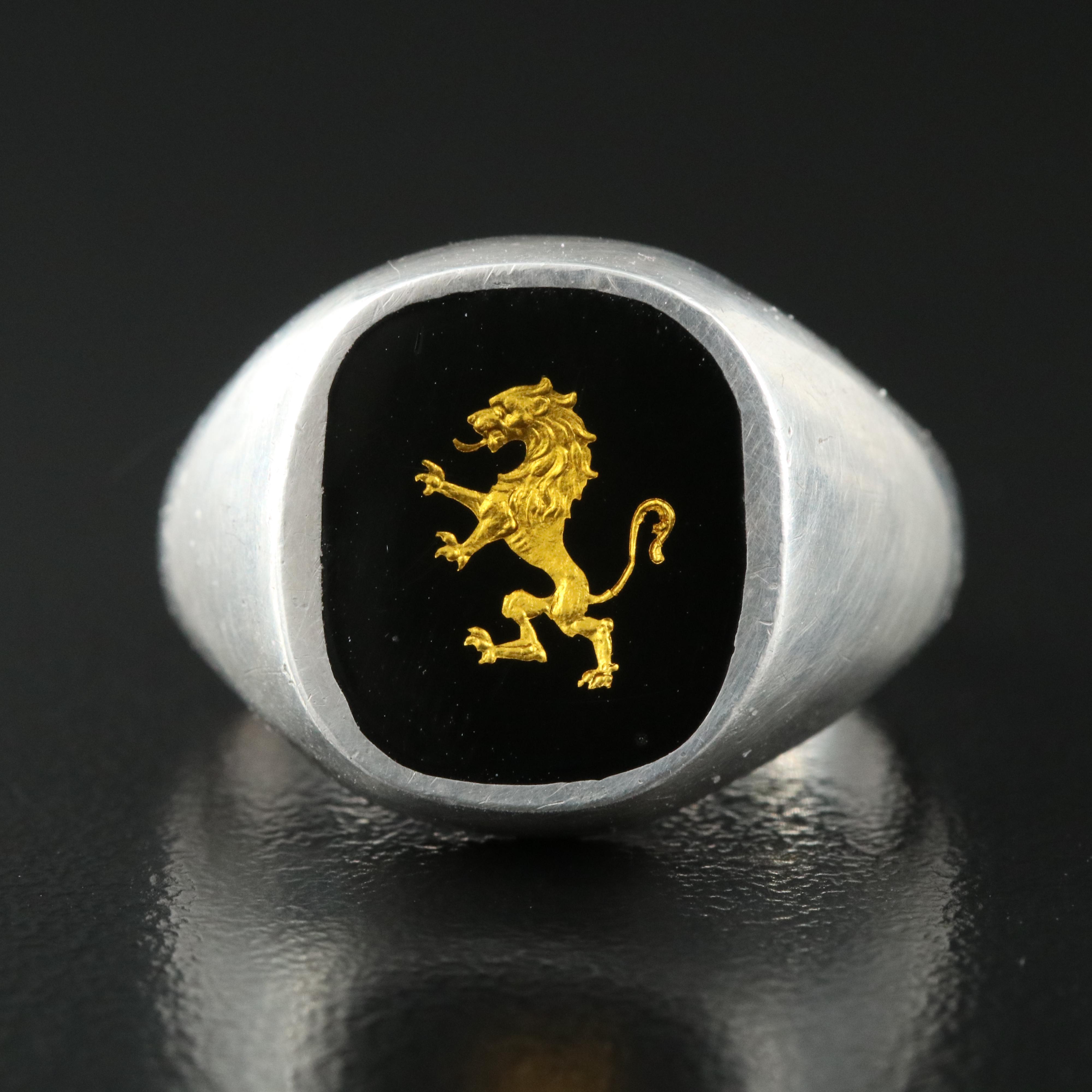 Sterling Resin Rampant Lion Signet Ring | EBTH