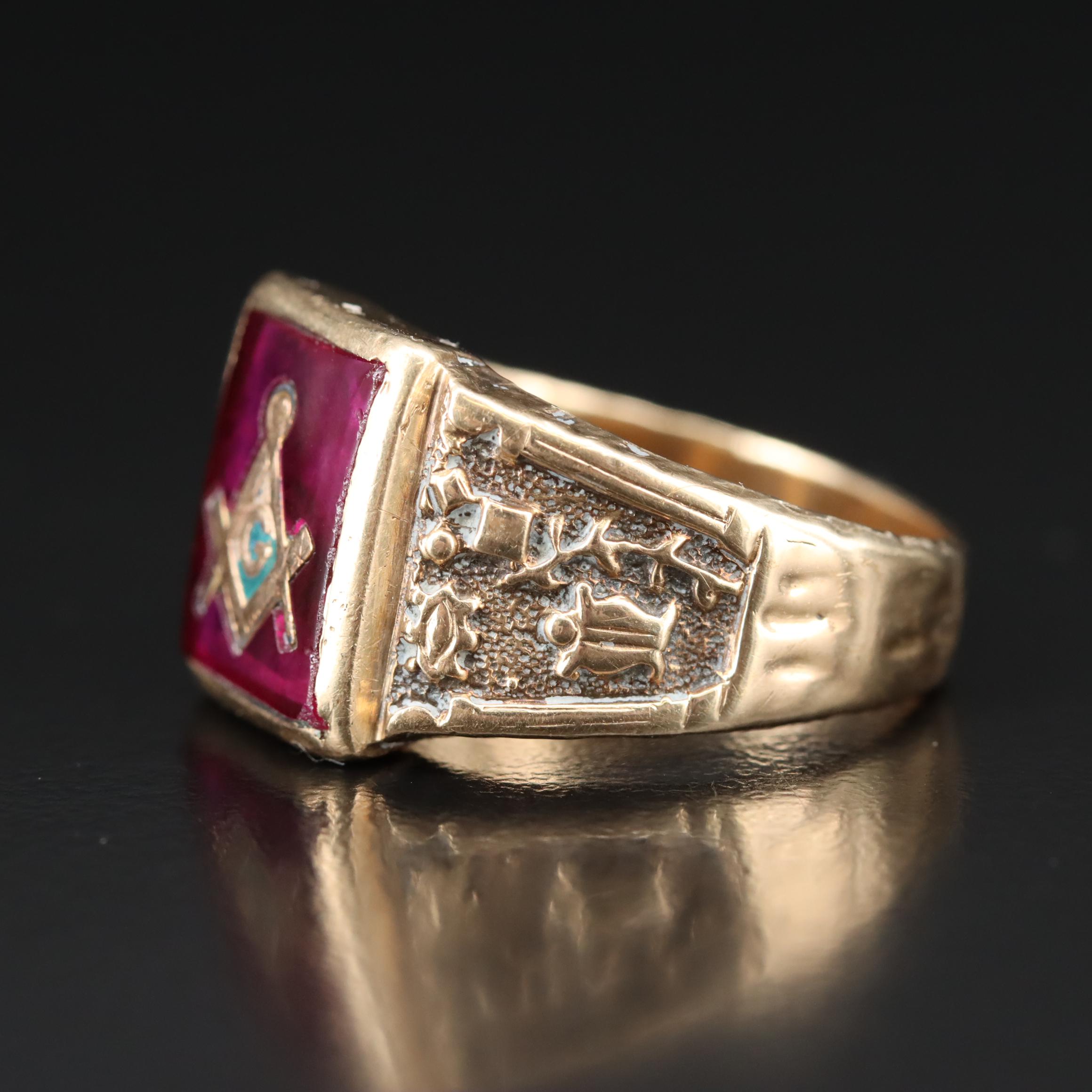 Vintage 10K Masonic Ruby Ring | EBTH