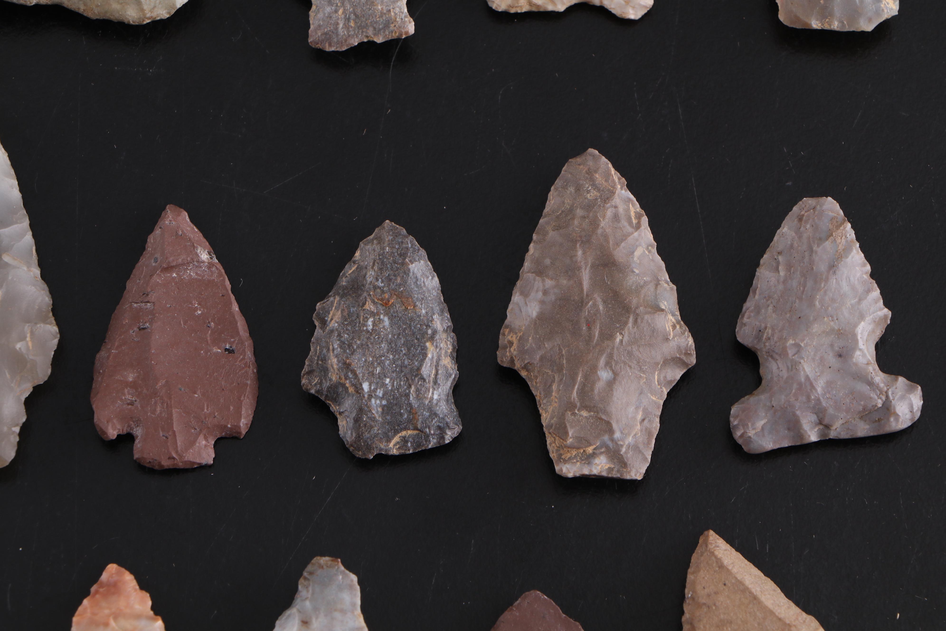 Knapped Stone Projectile Points and Arrowheads | EBTH