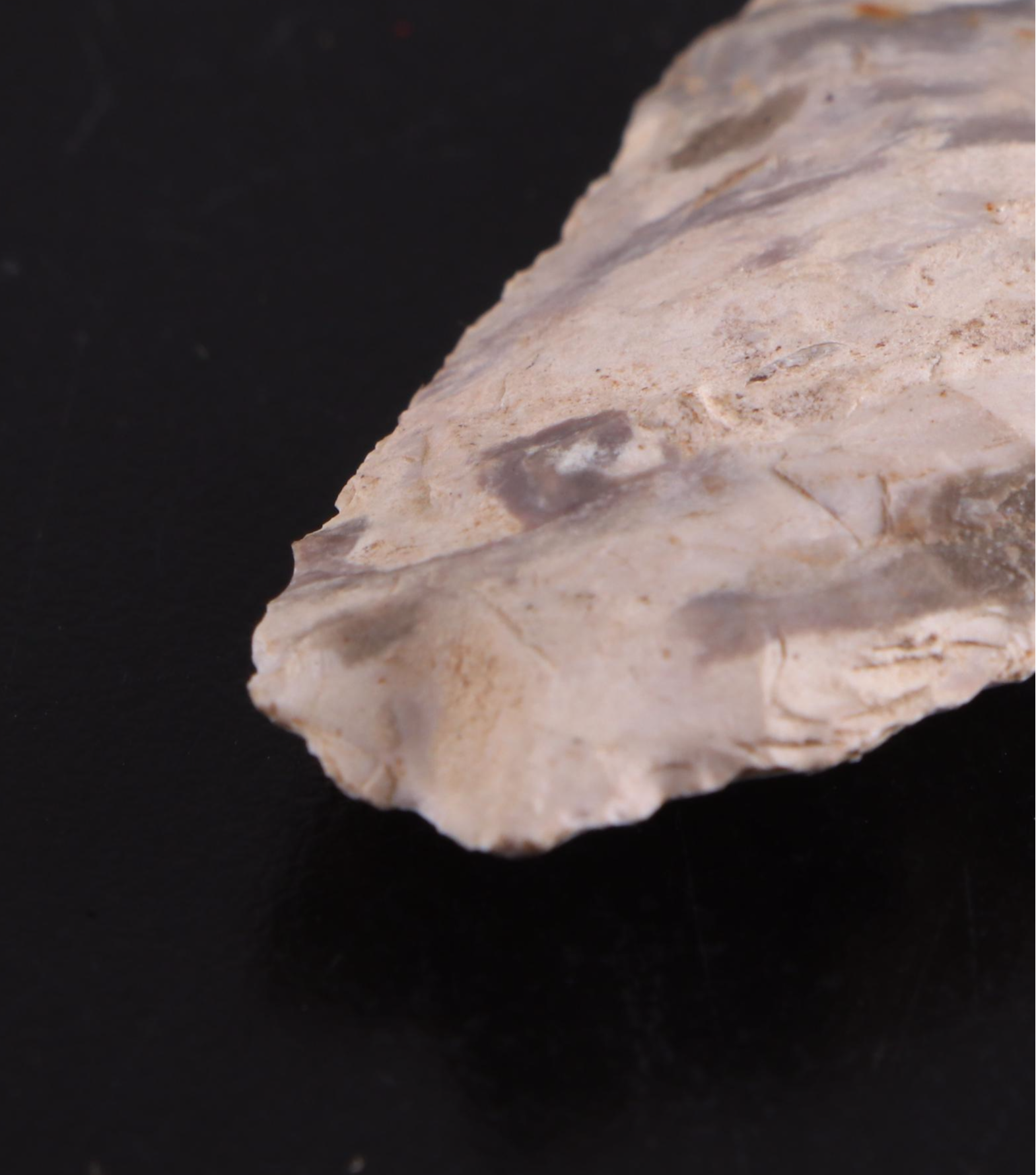 Knapped Stone Projectile Points and Arrowheads | EBTH