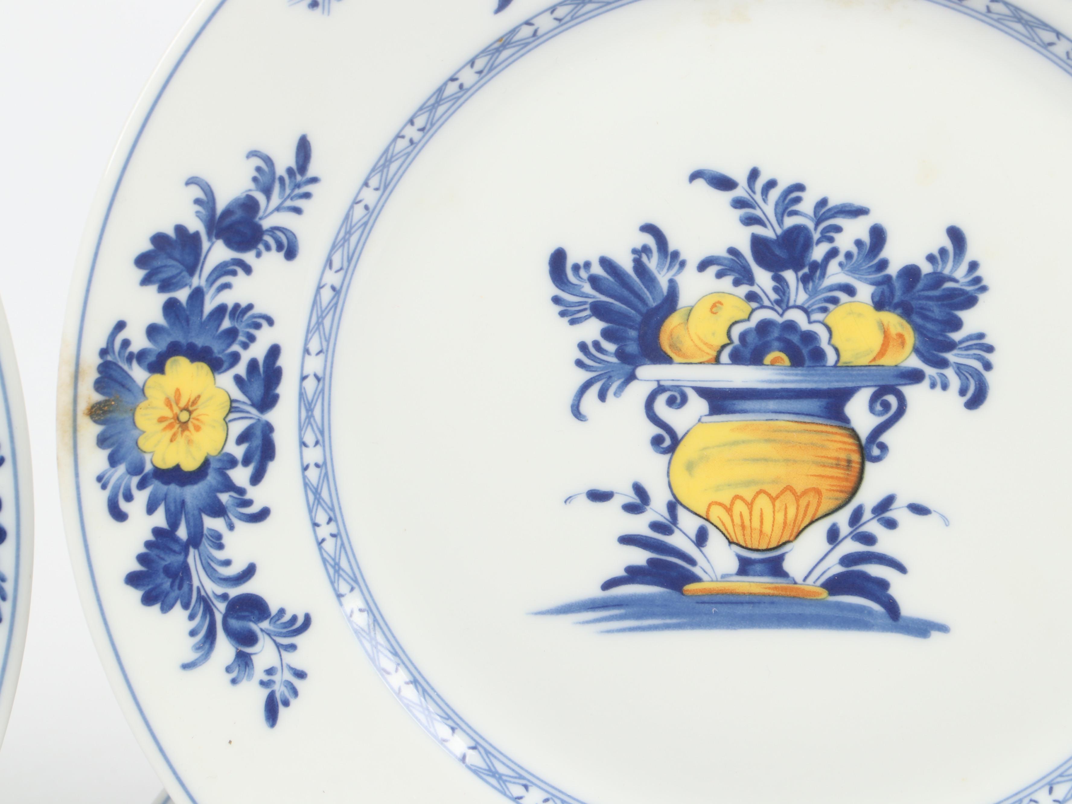 Vista Alegre "Viana" Porcelain Dinnerware, Late 20th/Early 21st Century ...