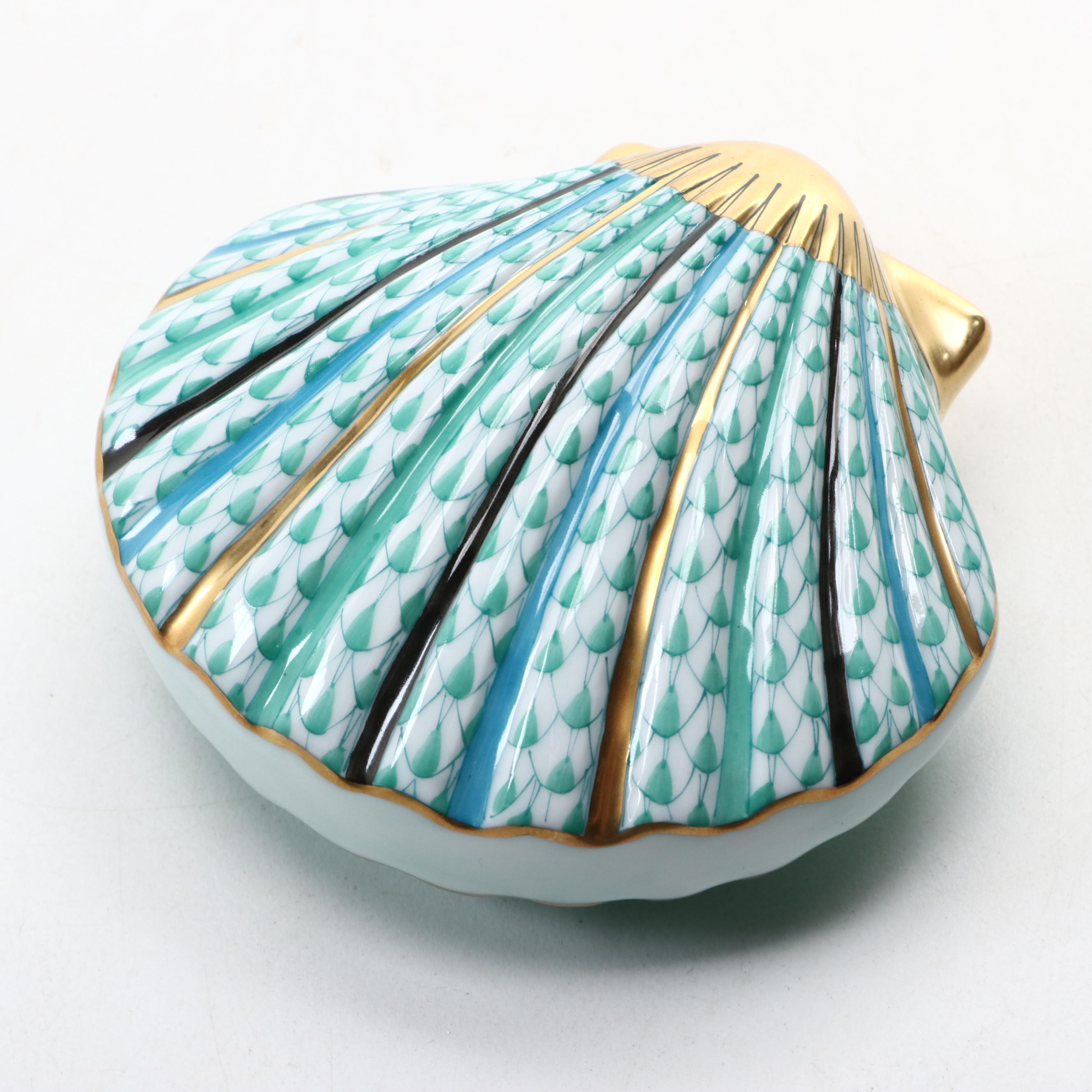 Herend Green Fishnet with Gold "Scallop Shell" Porcelain Figurine | EBTH