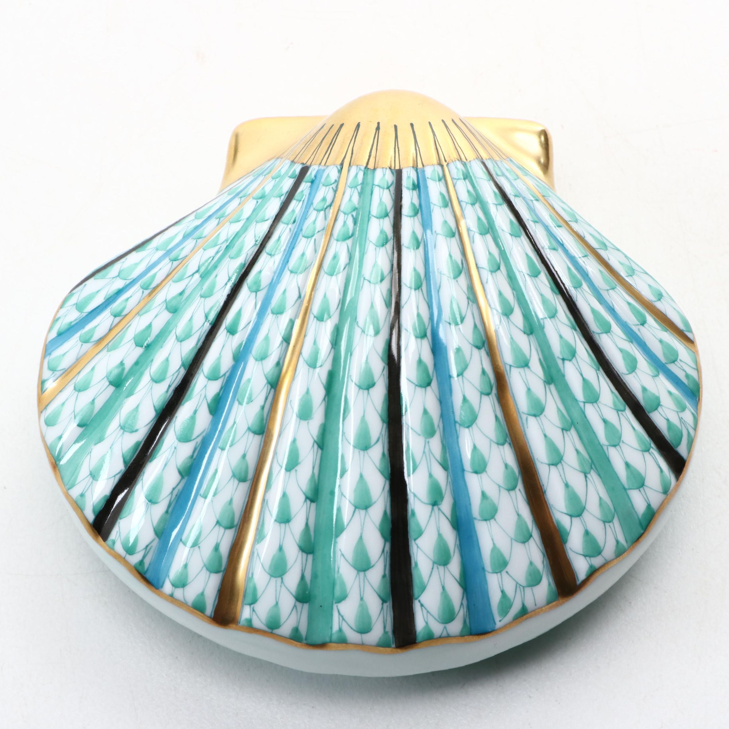 Herend Green Fishnet with Gold "Scallop Shell" Porcelain Figurine | EBTH