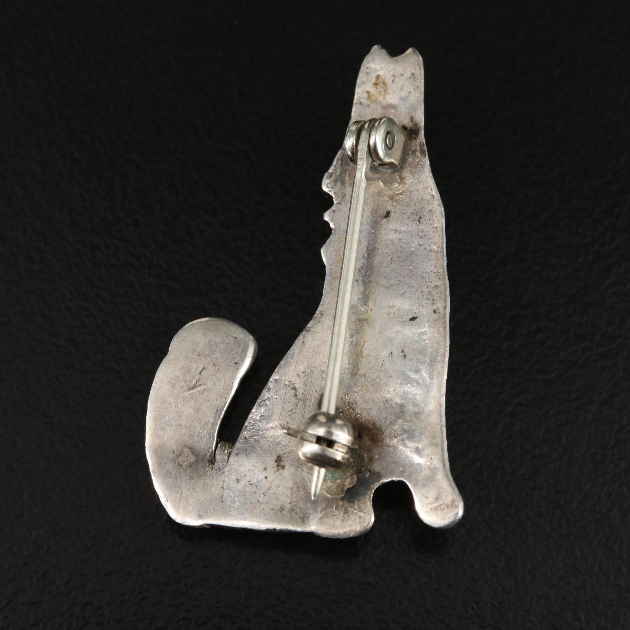 Western Style Sterling Turquoise Howling Wolf Pin | EBTH