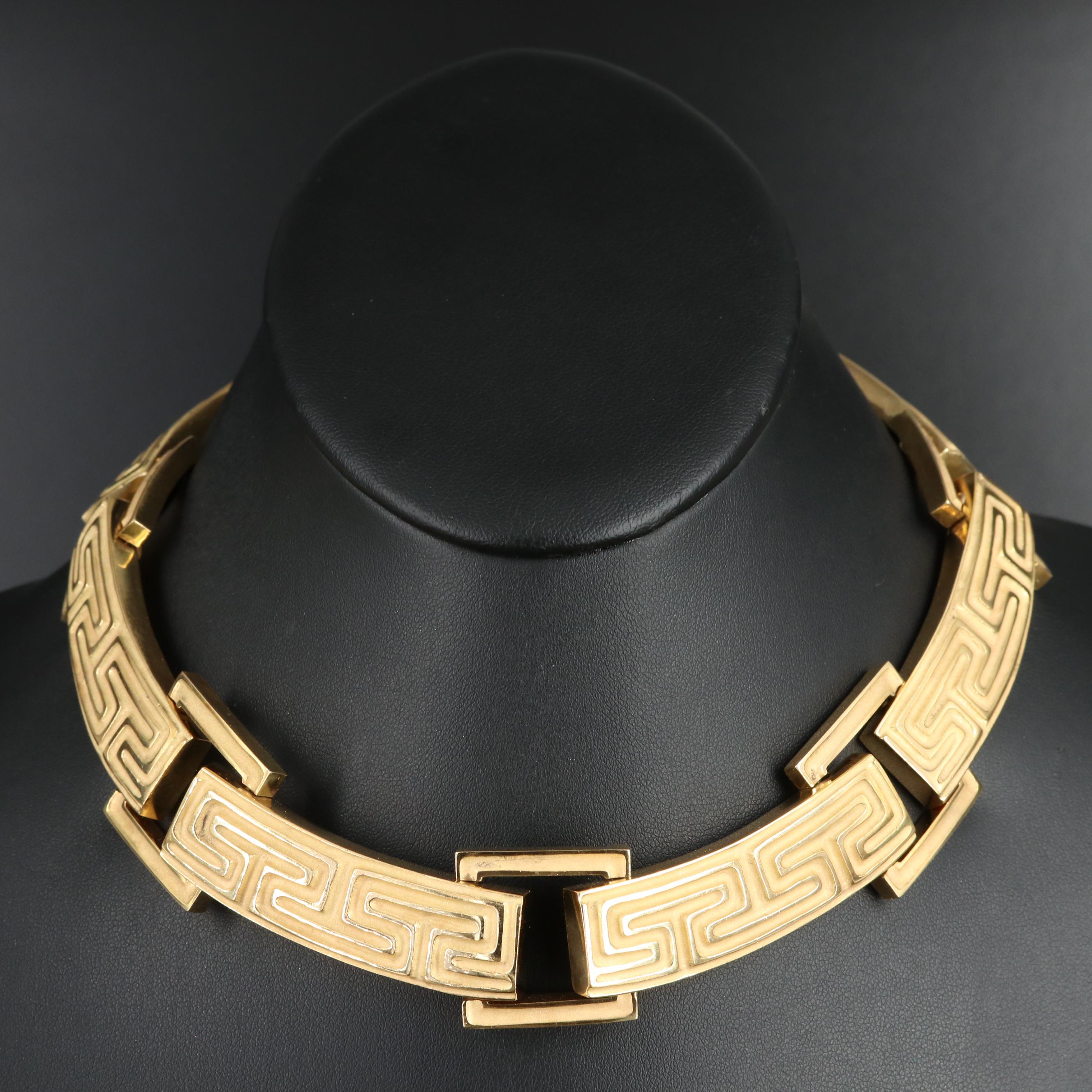 Robert Wander 18K Greek Key Link Collar | EBTH