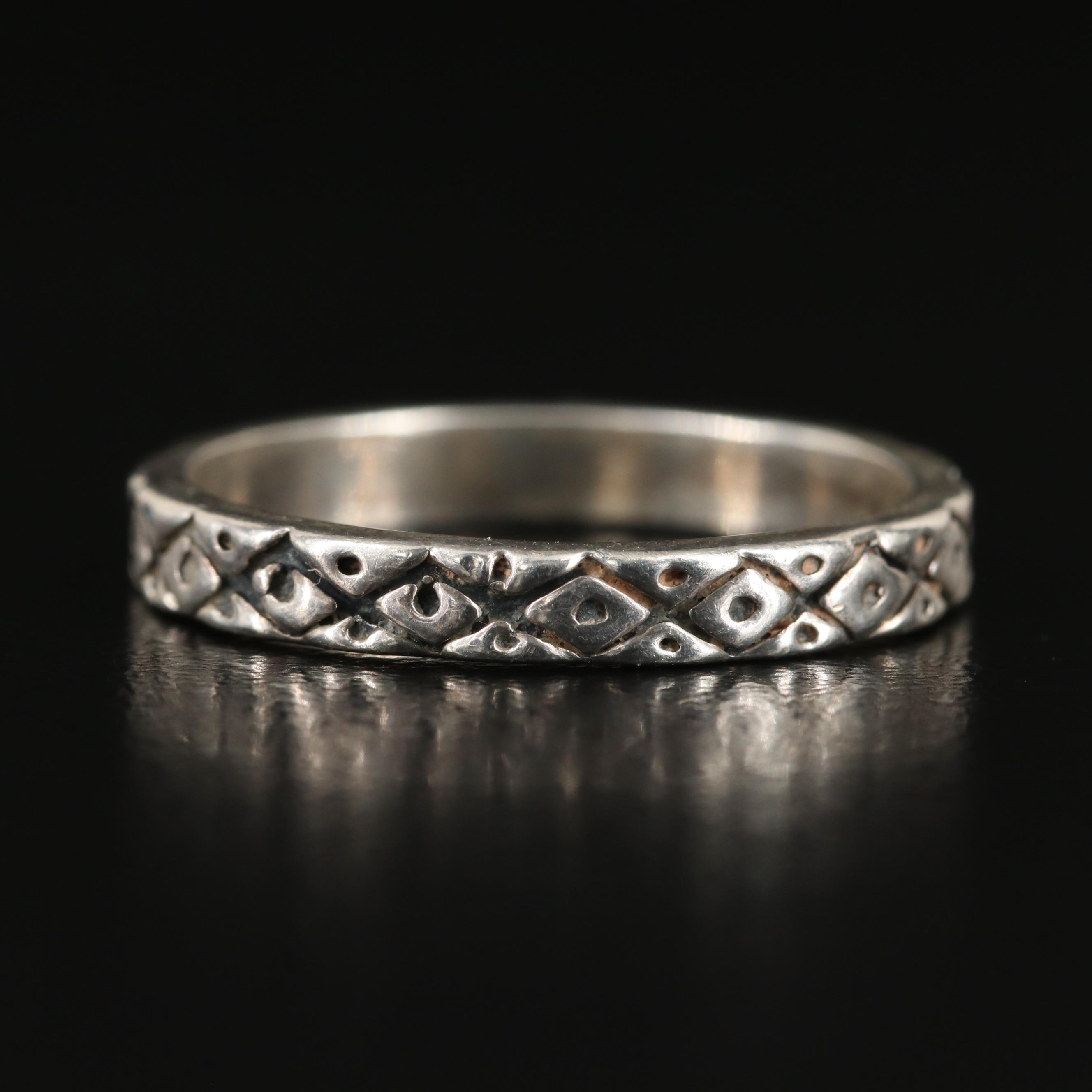 Sterling with Diamond Pattern Band | EBTH