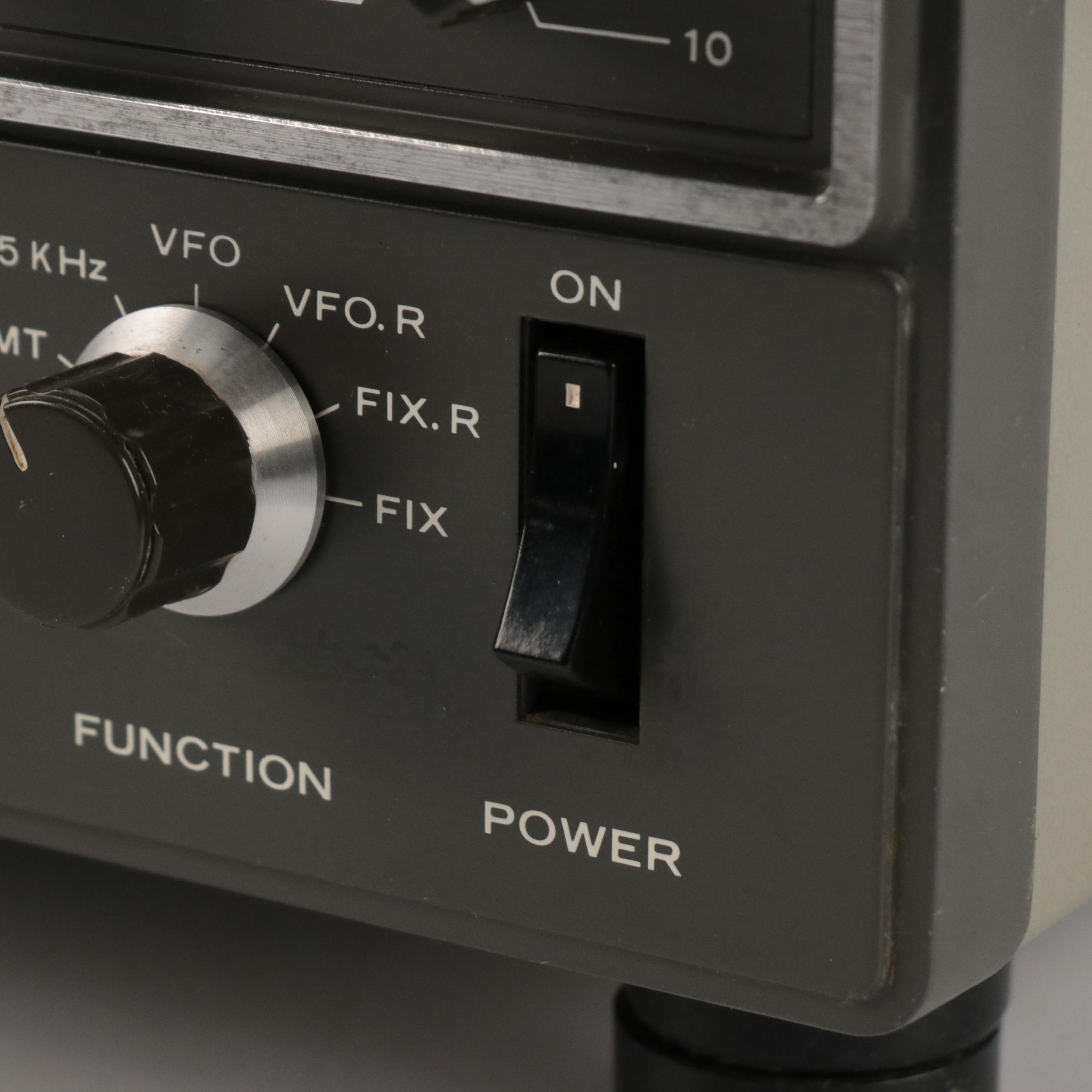 Kenwood Antenna Tuner, Remote VFO, Transceiver and Drake Microphone | EBTH