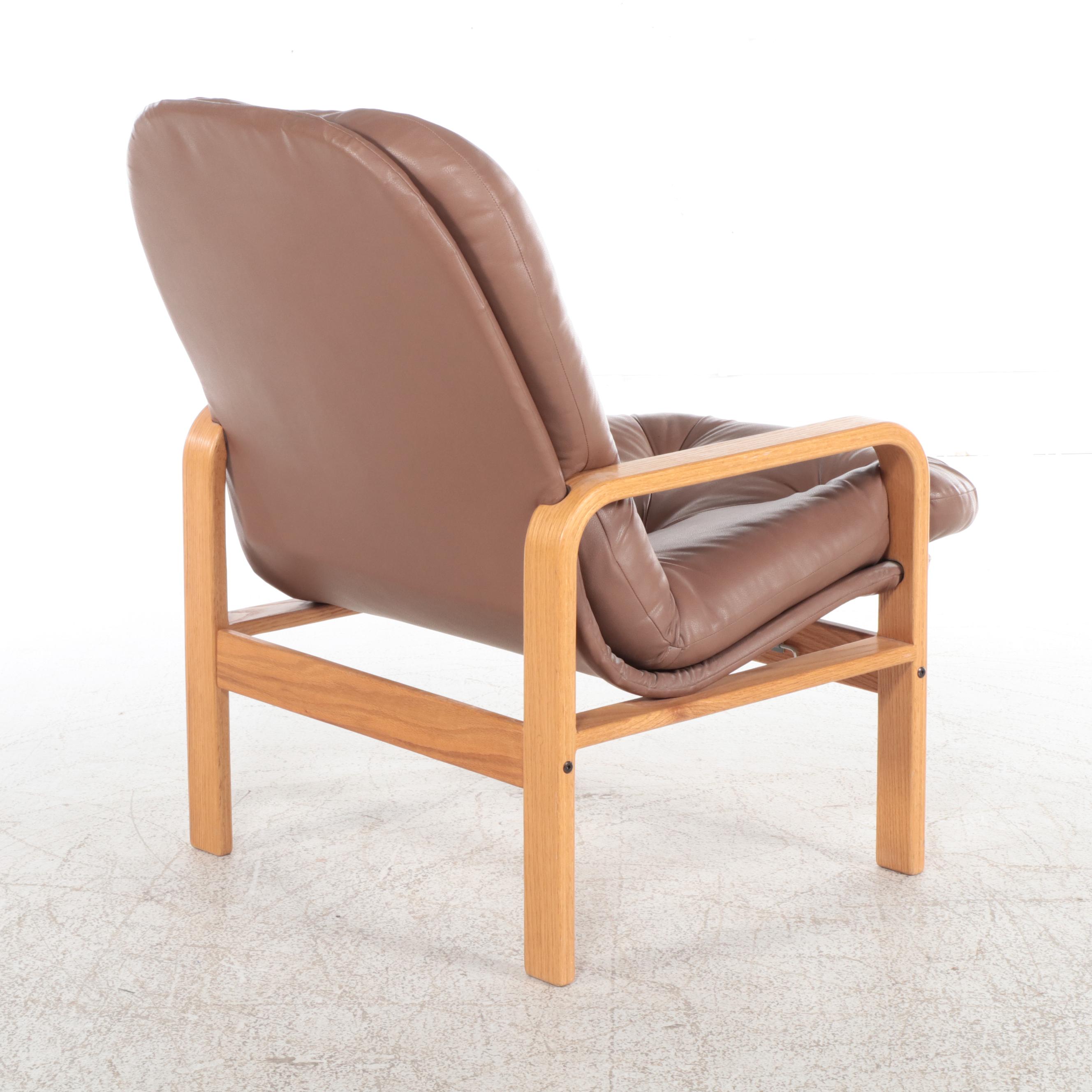 Brigger Furniture Oak Framed Leather Armchair | EBTH