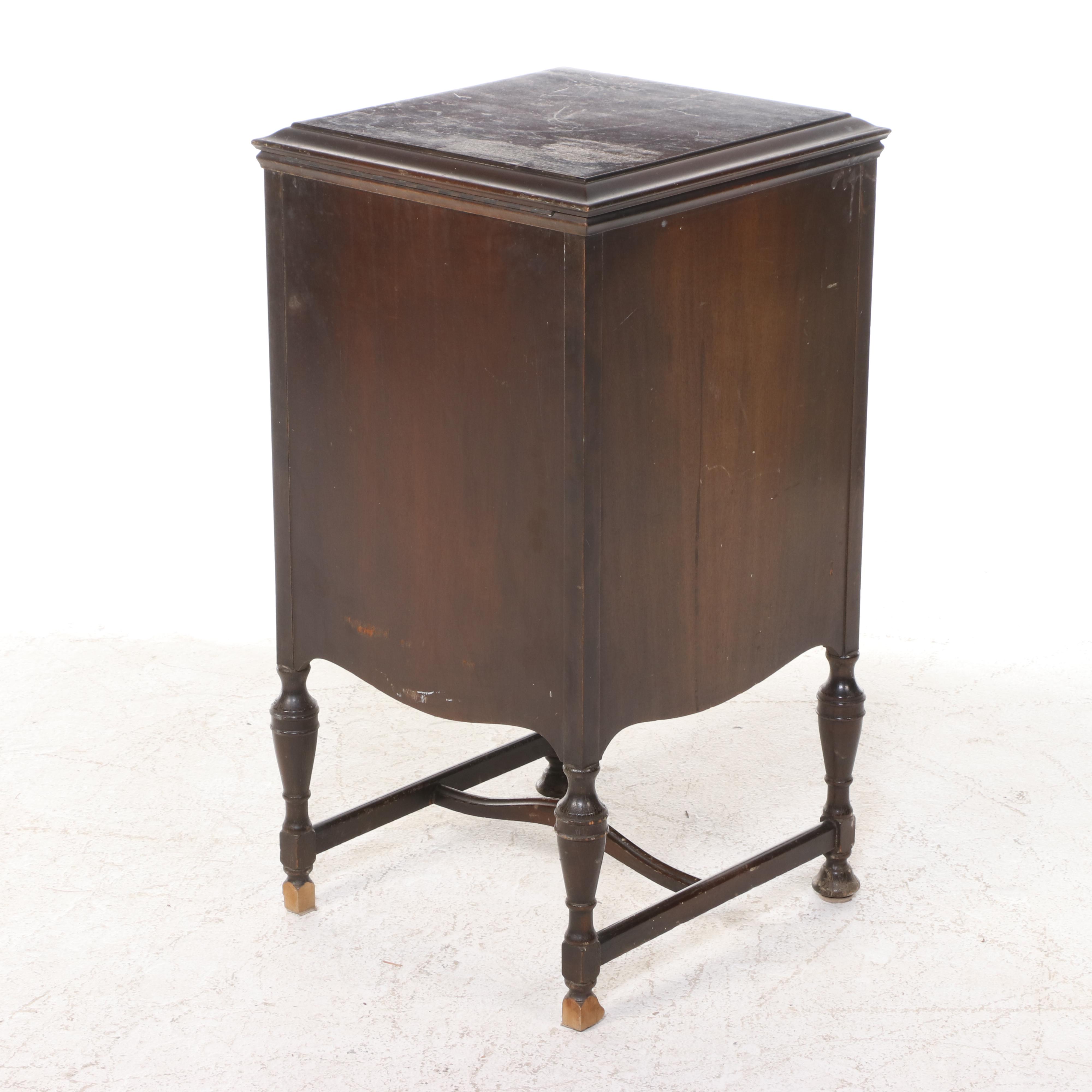 Victrola VV43 Consolette Mahogany Cabinet Talking Machine, c. 1925 ...