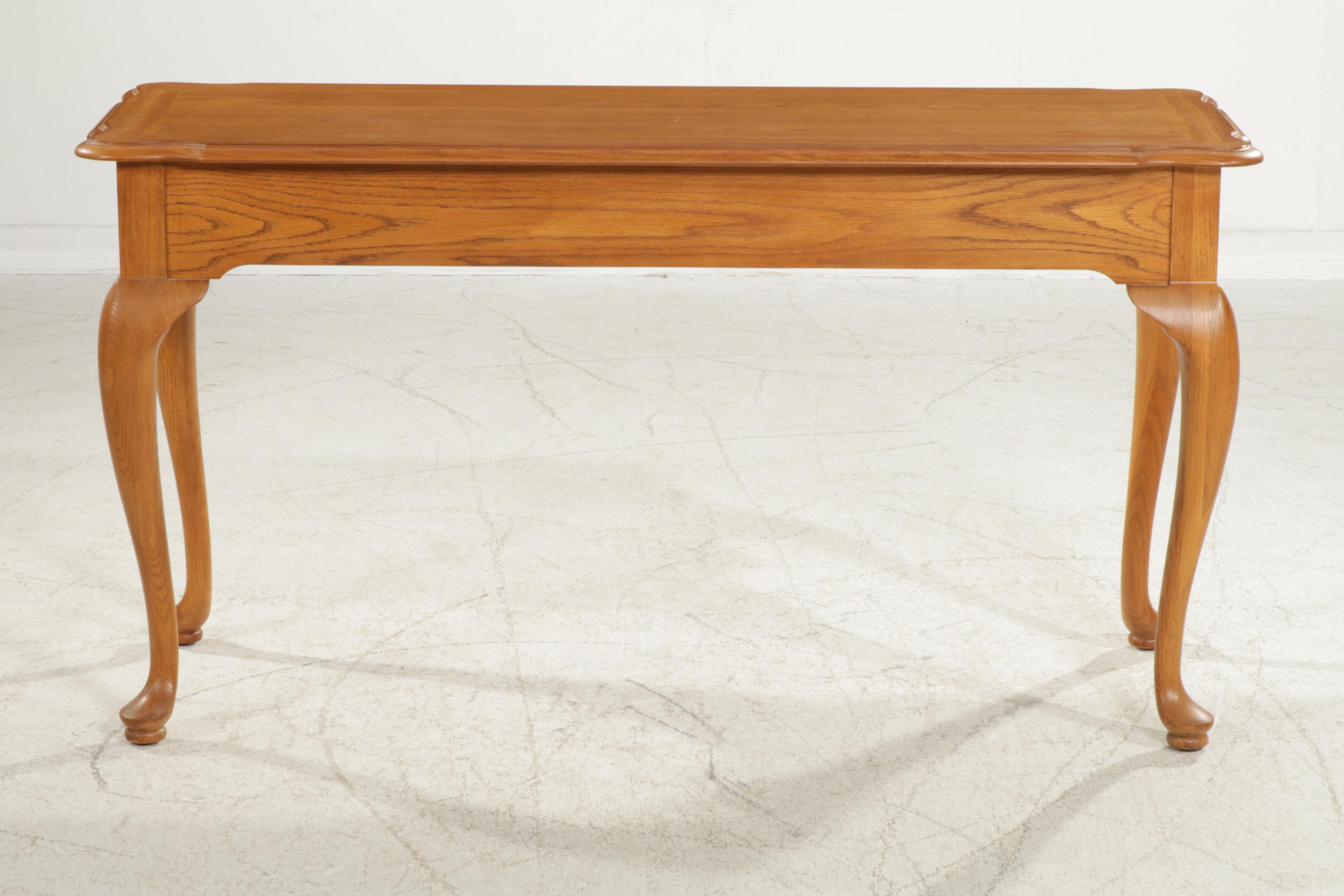 Thomasville Queen Anne Style Oak Console Table | EBTH