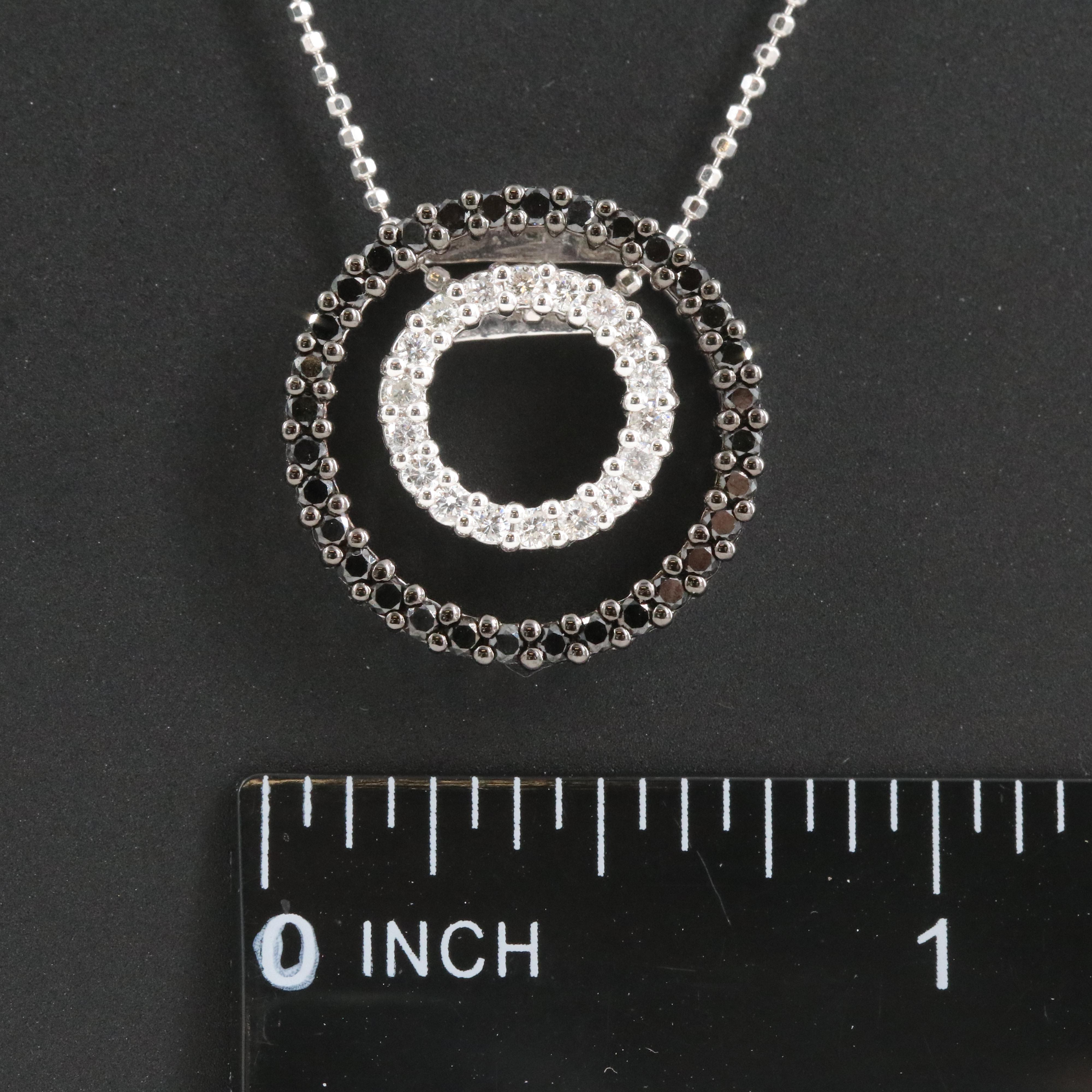 14K 0.68 CTW Diamond and Lab Grown Diamond Circle Pendant Necklace | EBTH