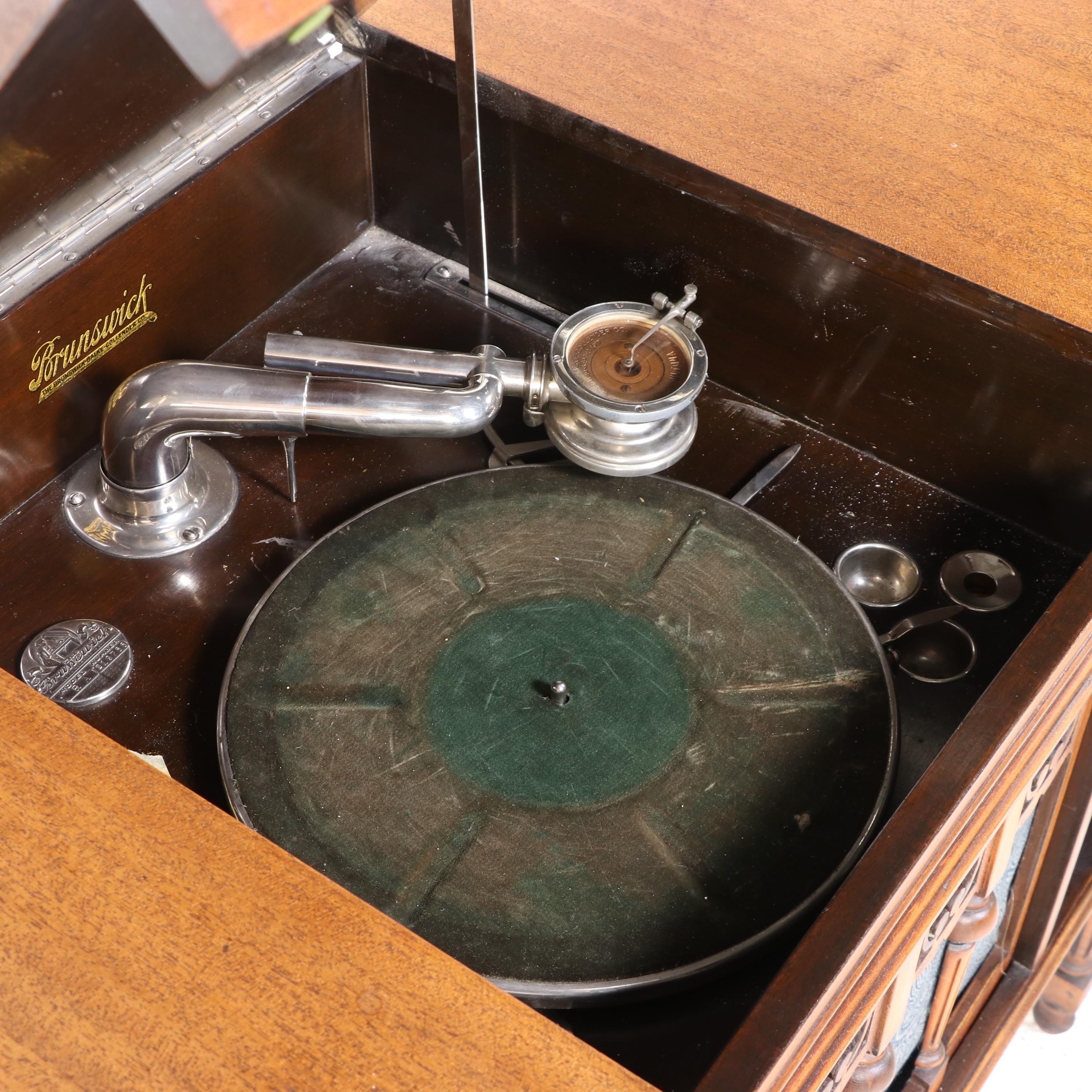 Brunswick Model R-A Turntable in William & Mary Style Mahogany Cabinet ...