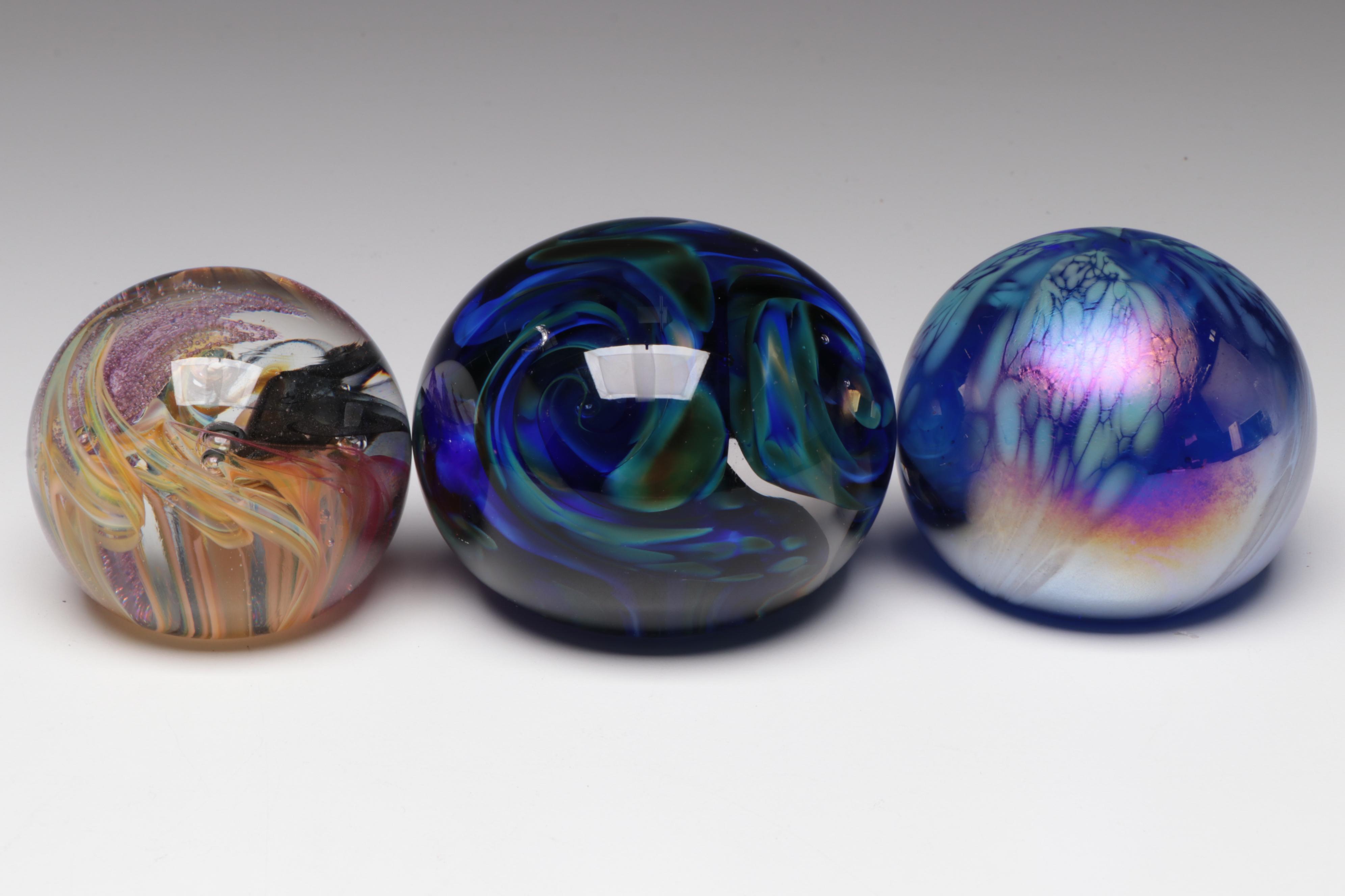Flame Run, Glass Eye Studio, and Other Handmade Art Glass Paperweights ...