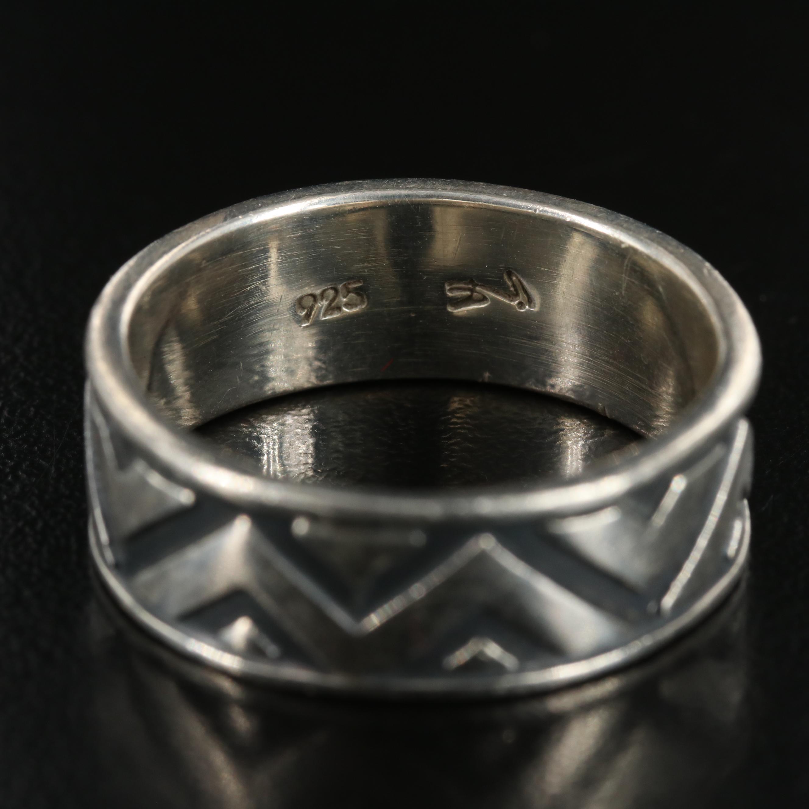 Sterling Triangle Pattern | Everything But The House