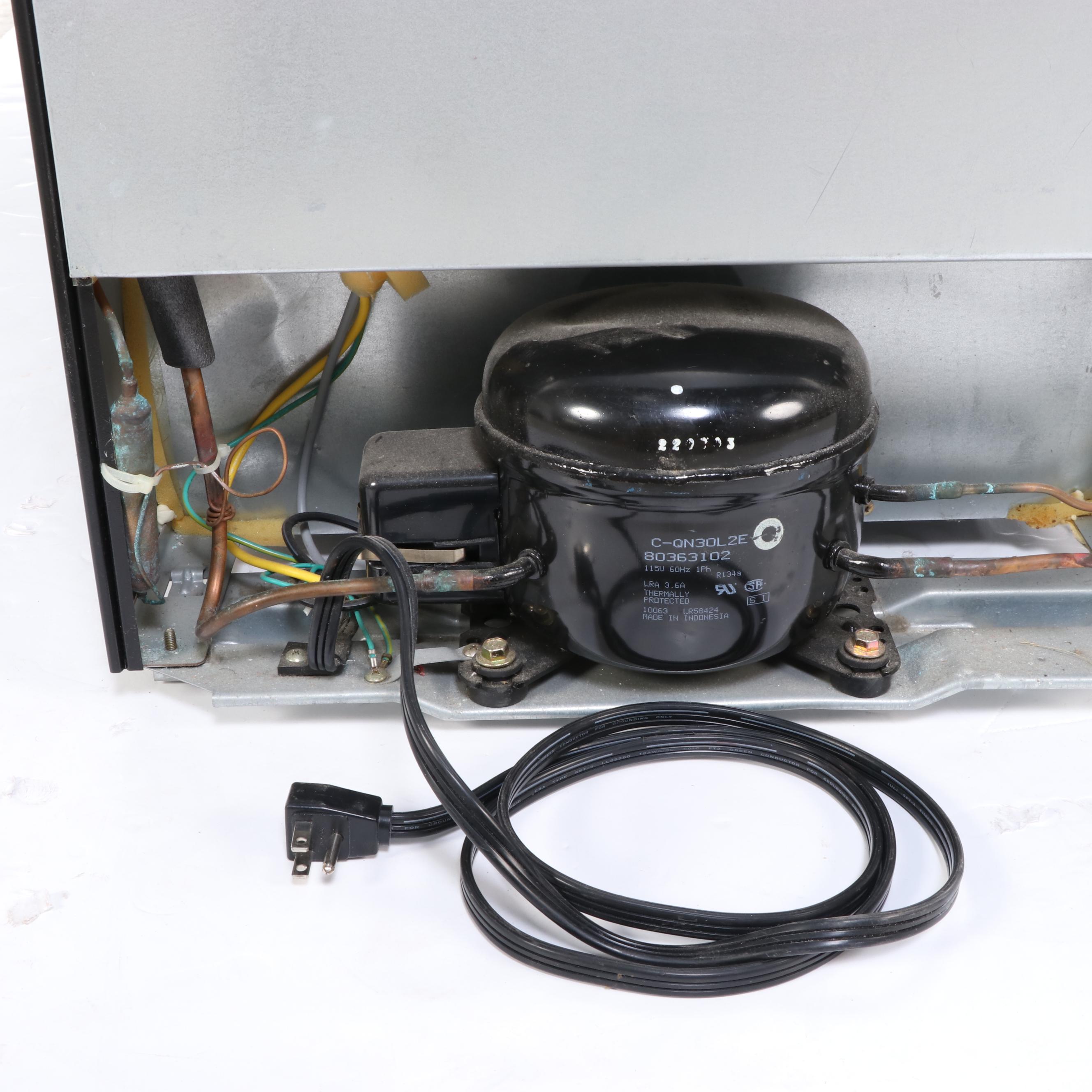 Sanyo 3.7 Cu. Ft. Eclipse Series Stainless Steel Finish Compact ...