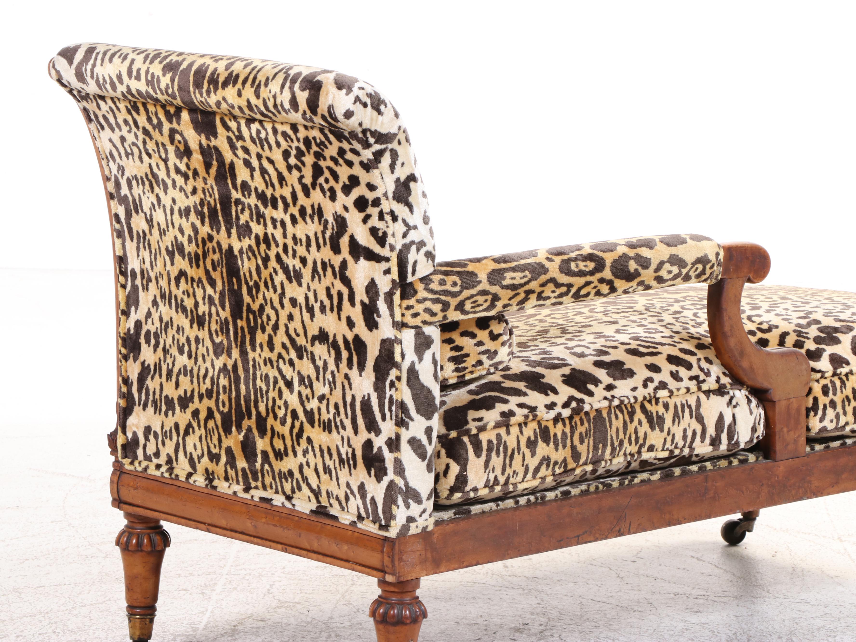 William IV Burlwood Leopard Print Upholstered Chaise Longue | EBTH