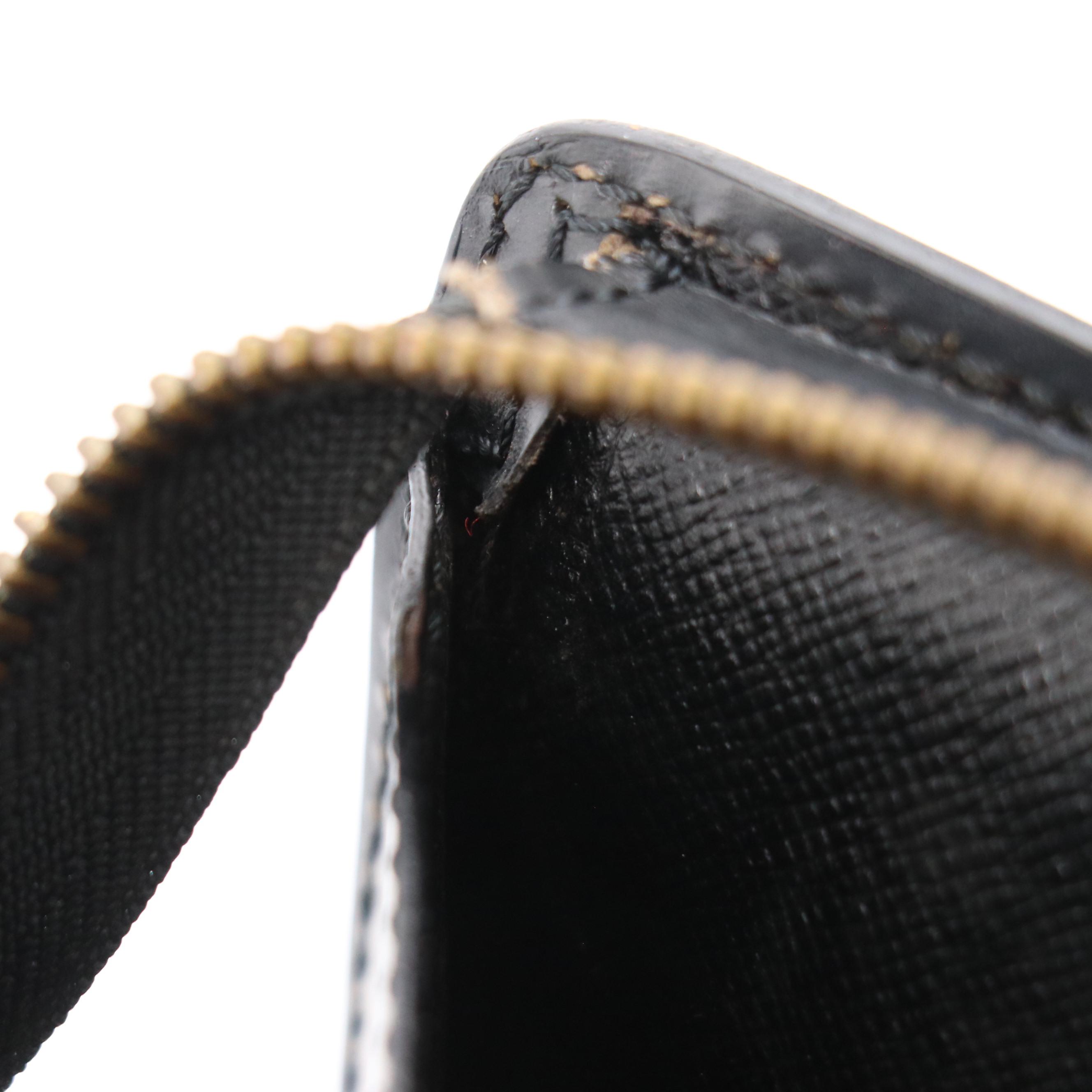 Louis Vuitton Sac Triangle in Black Epi and Smooth Leather | Everything ...