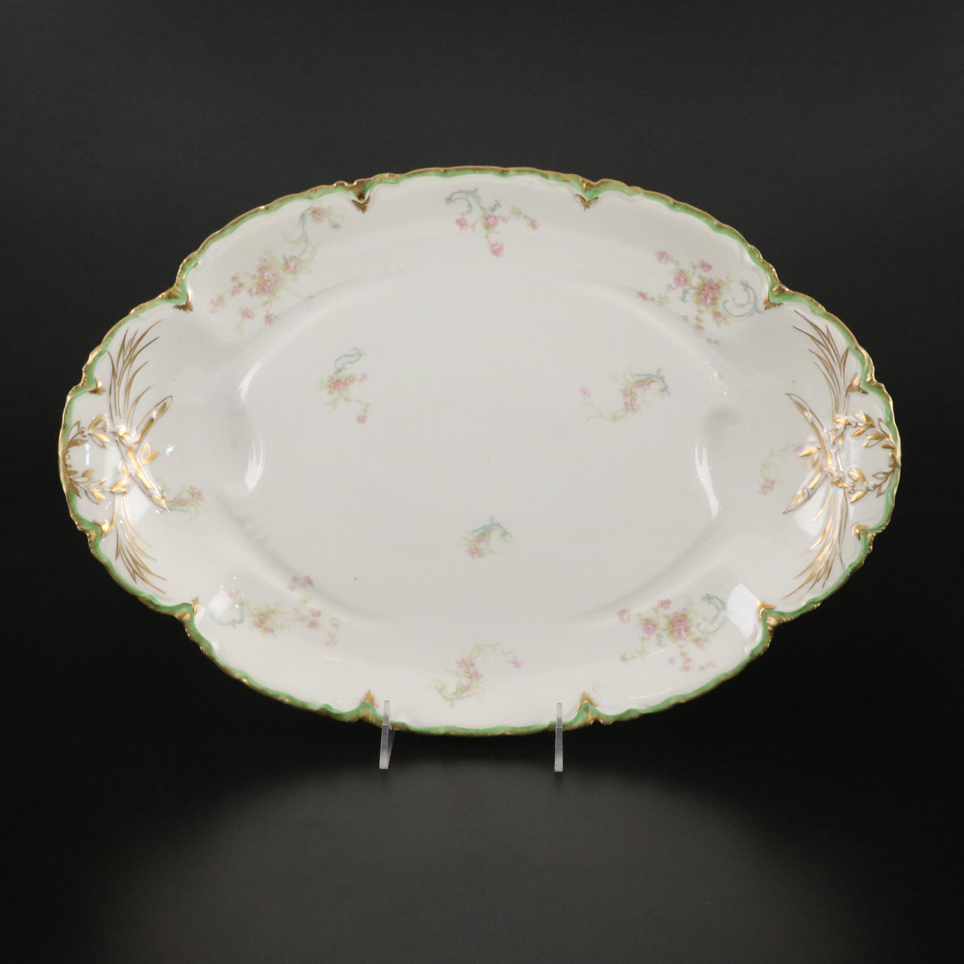 Haviland "Schleiger" Porcelain with Gilt Trim Dinnerware | EBTH