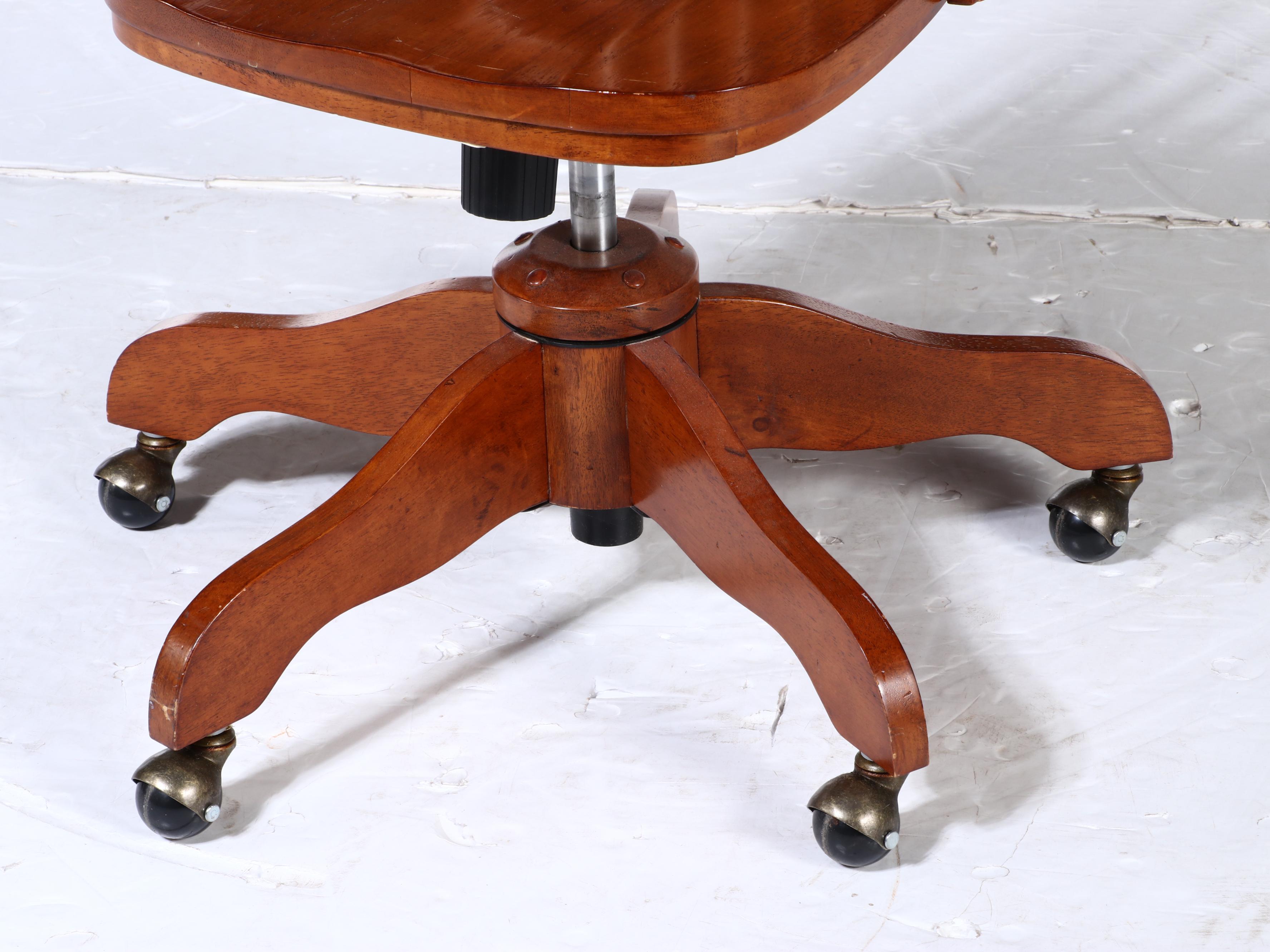 Stanley Furniture Hardwood Swivel-Tilt Desk Chair | EBTH