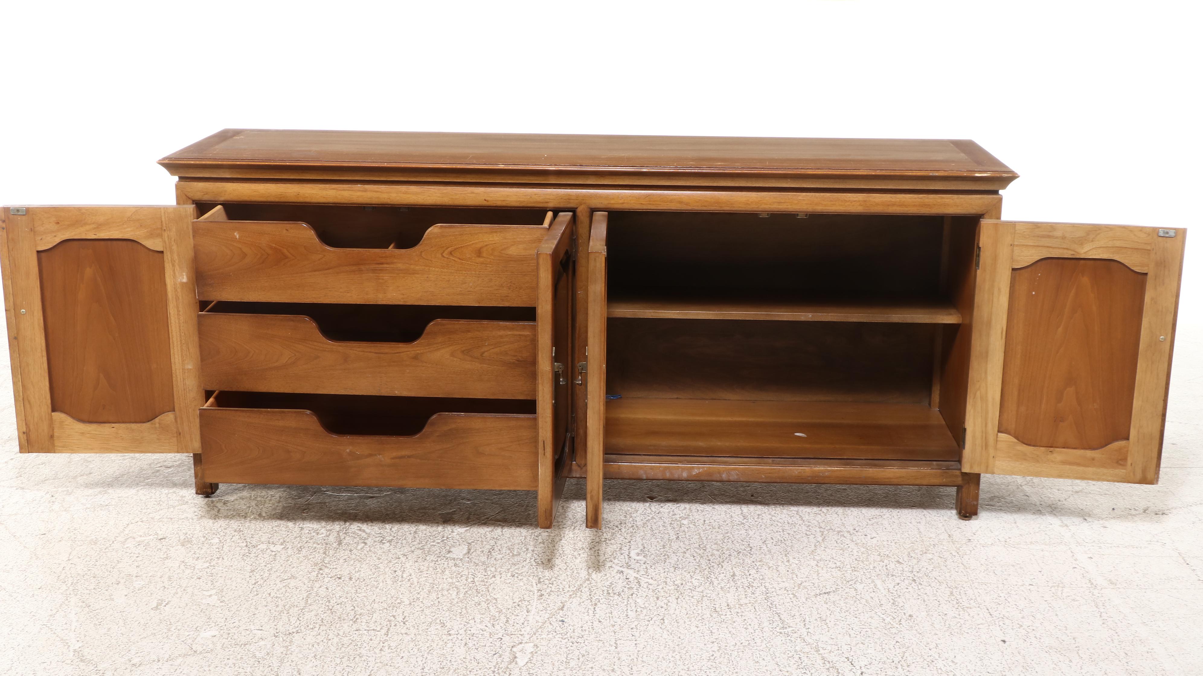 Thomasville French Provincial Style Oak Sideboard | EBTH