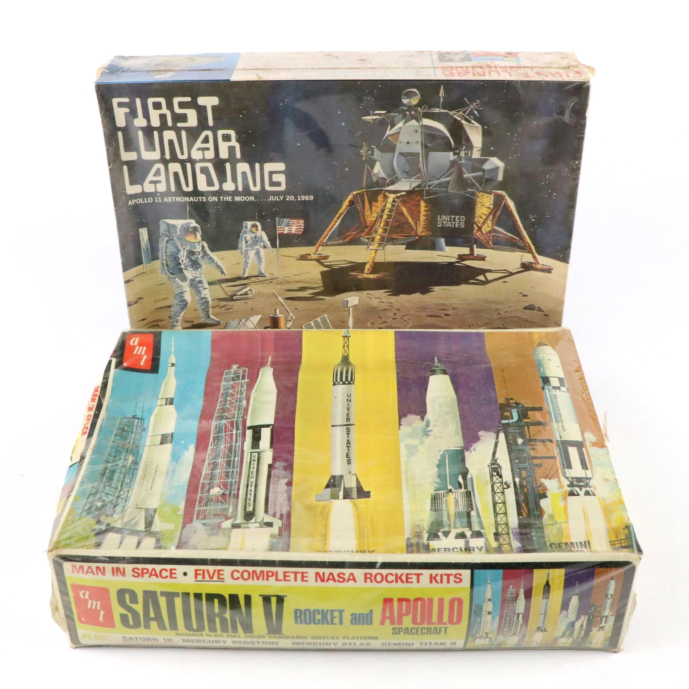 AMT Saturn V Rocket and Apollo Spacecraft with Monogram First Lunar ...