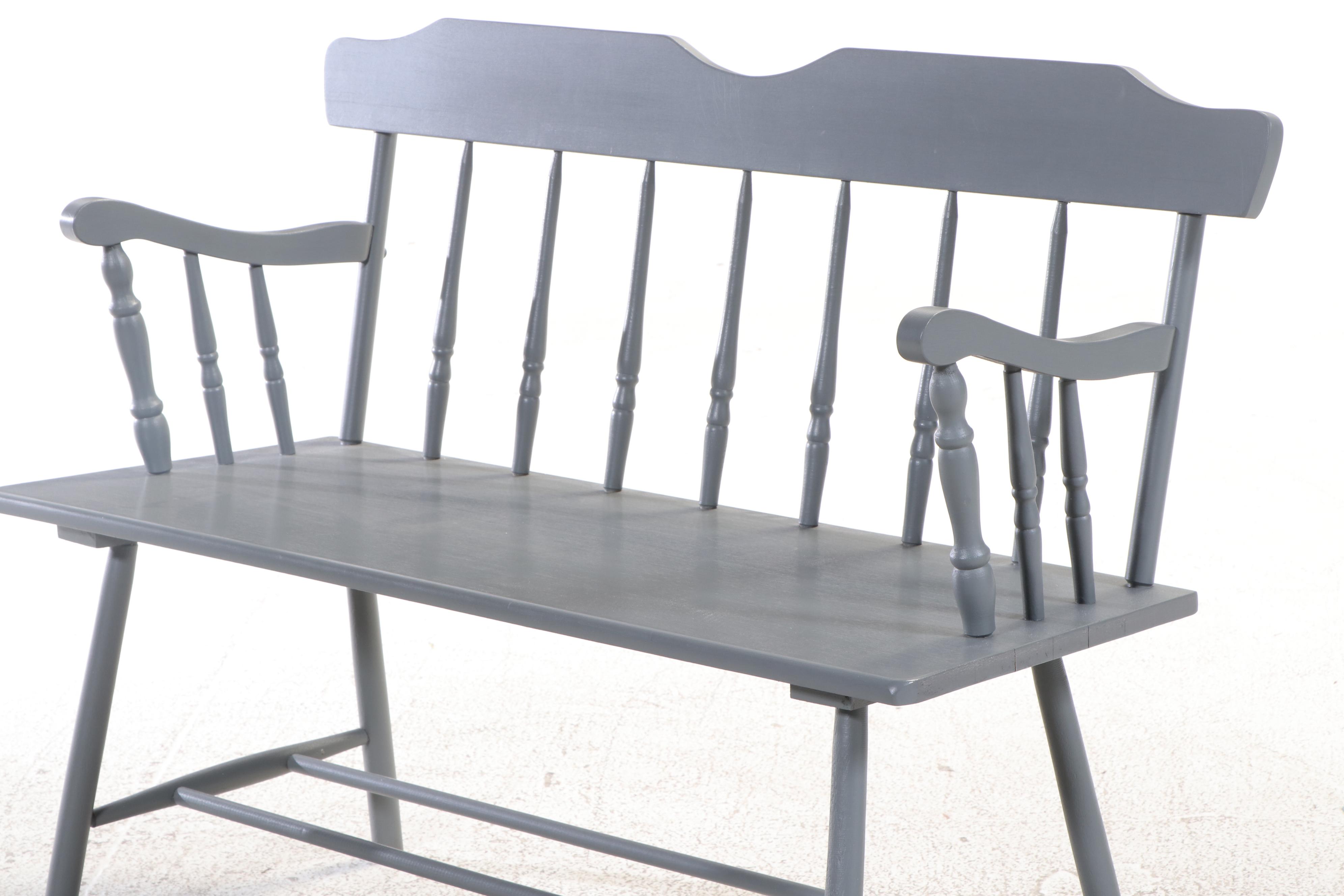 Colonial Style Painted Spindle-Back Windsor Bench | EBTH