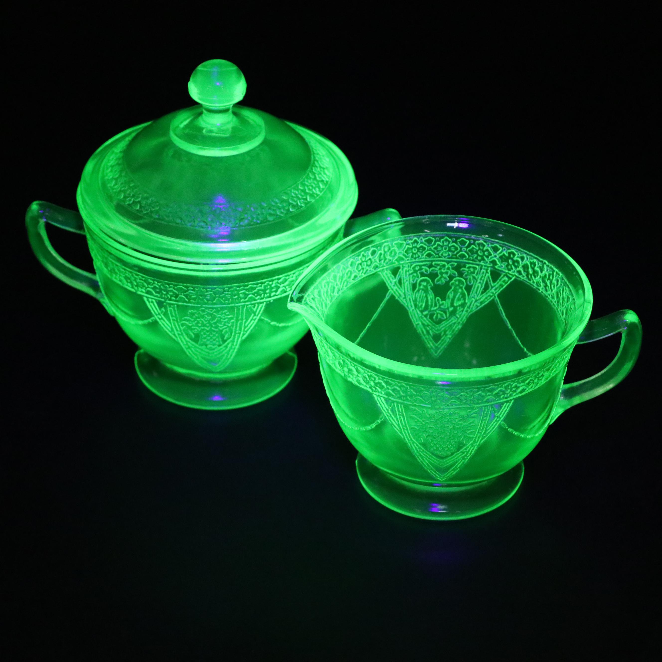 Federal Glass "Georgian Green" Uranium Glass Dinnerware, 1931-1936 | EBTH