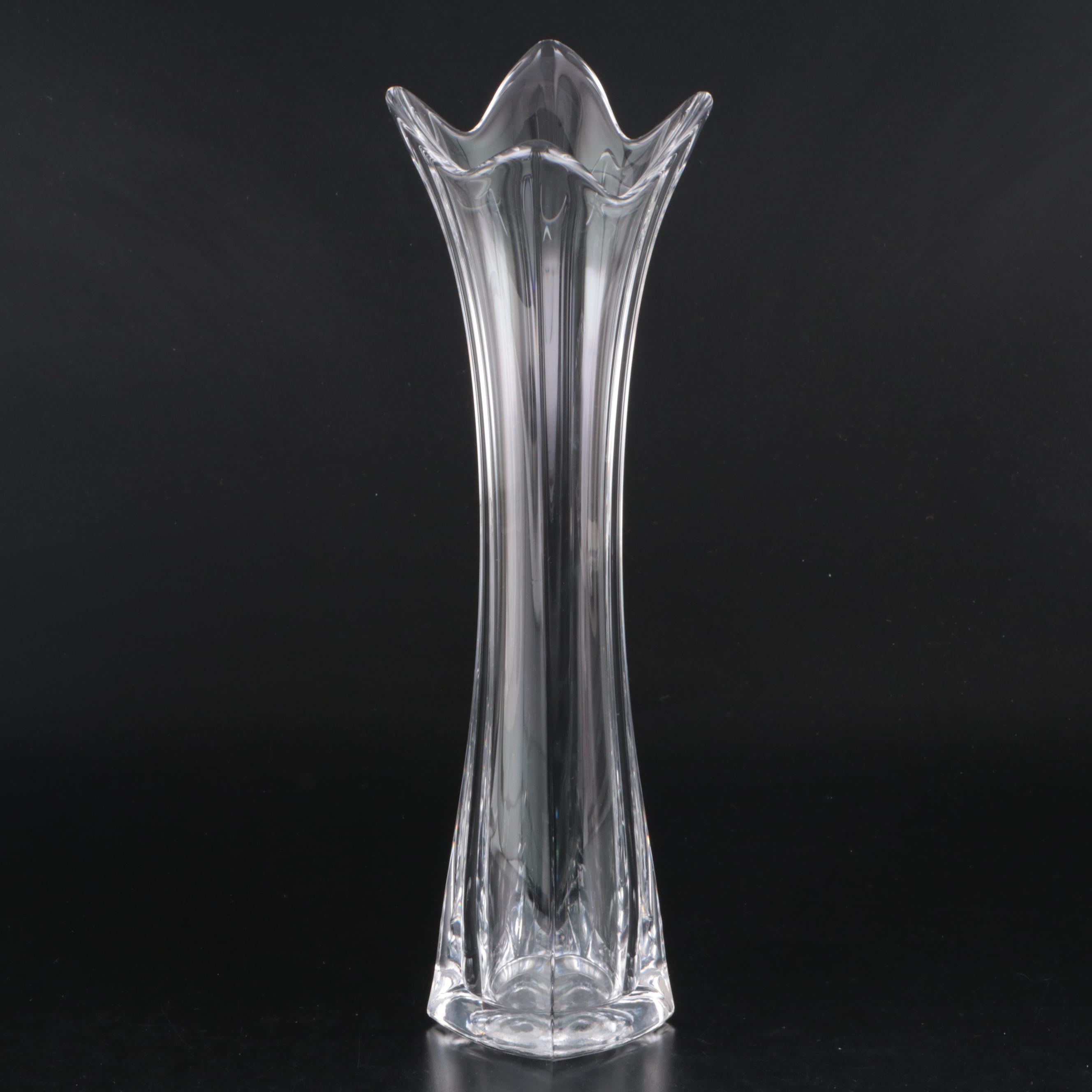 Atlantis Glass Vase with Other Glass Vases | EBTH
