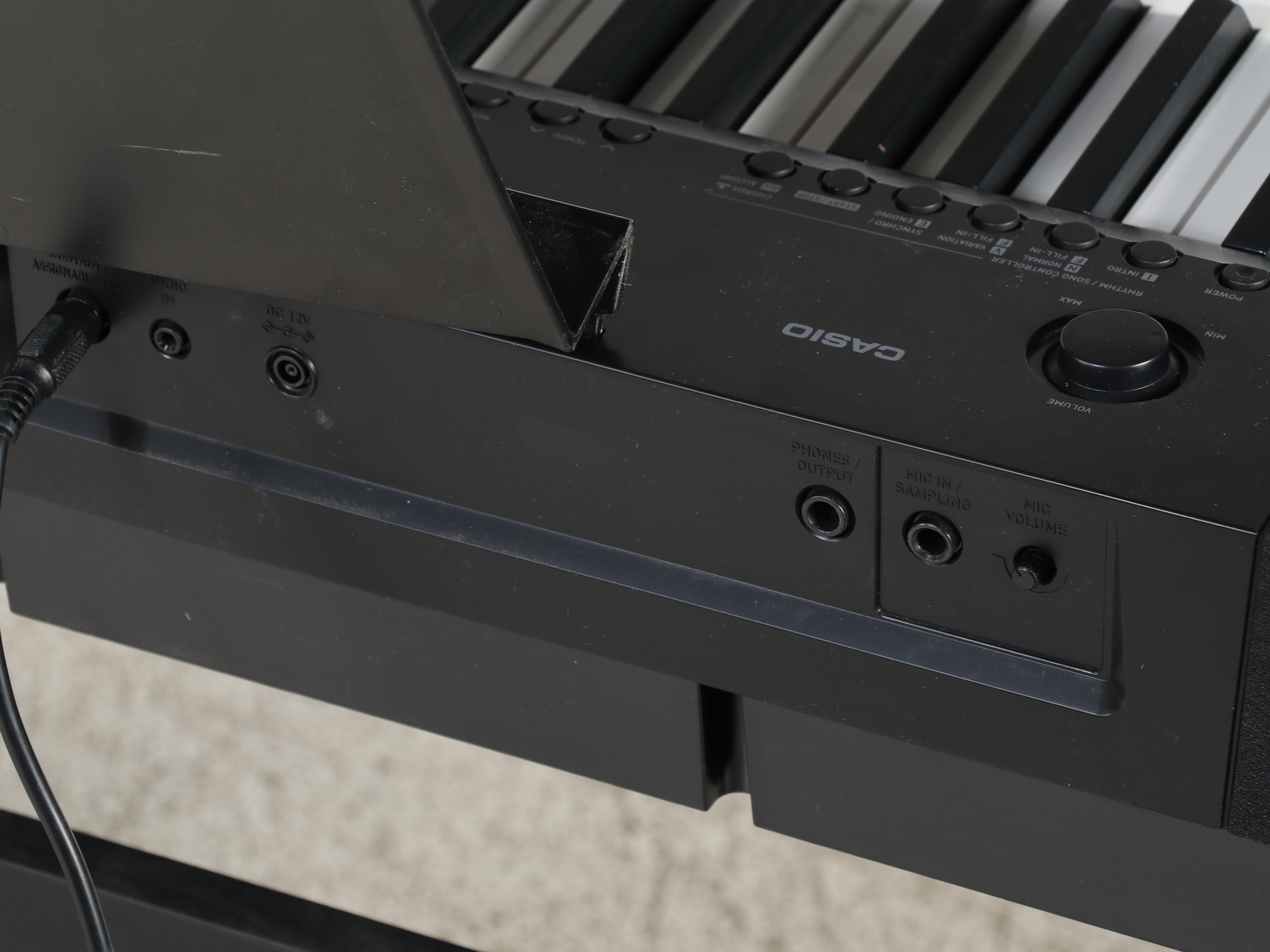 Casio Model CDP-220R Keyboard with Seat | EBTH