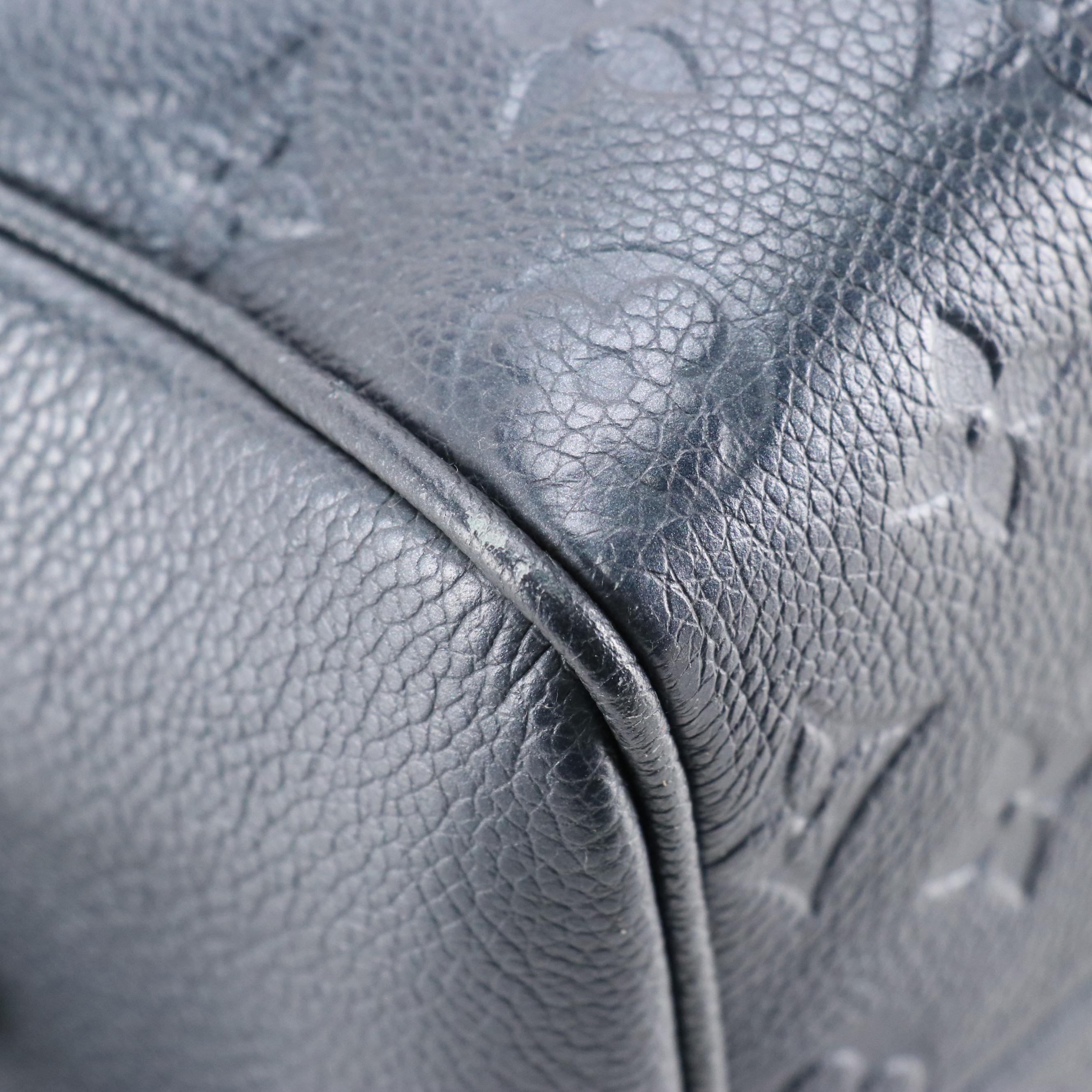 Louis Vuitton Pins Speedy Bandoulière 25 NM in Marine Empreinte Leather ...