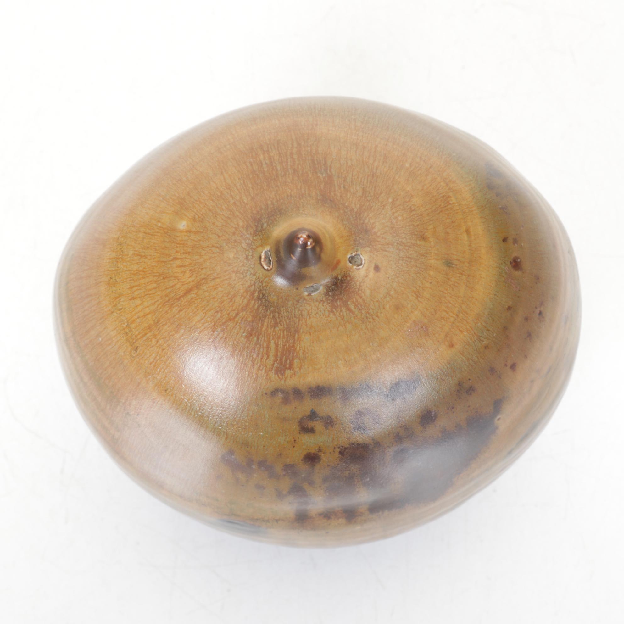 Toshiko Takaezu Glazed Ceramic Closed Form with Rattle | EBTH